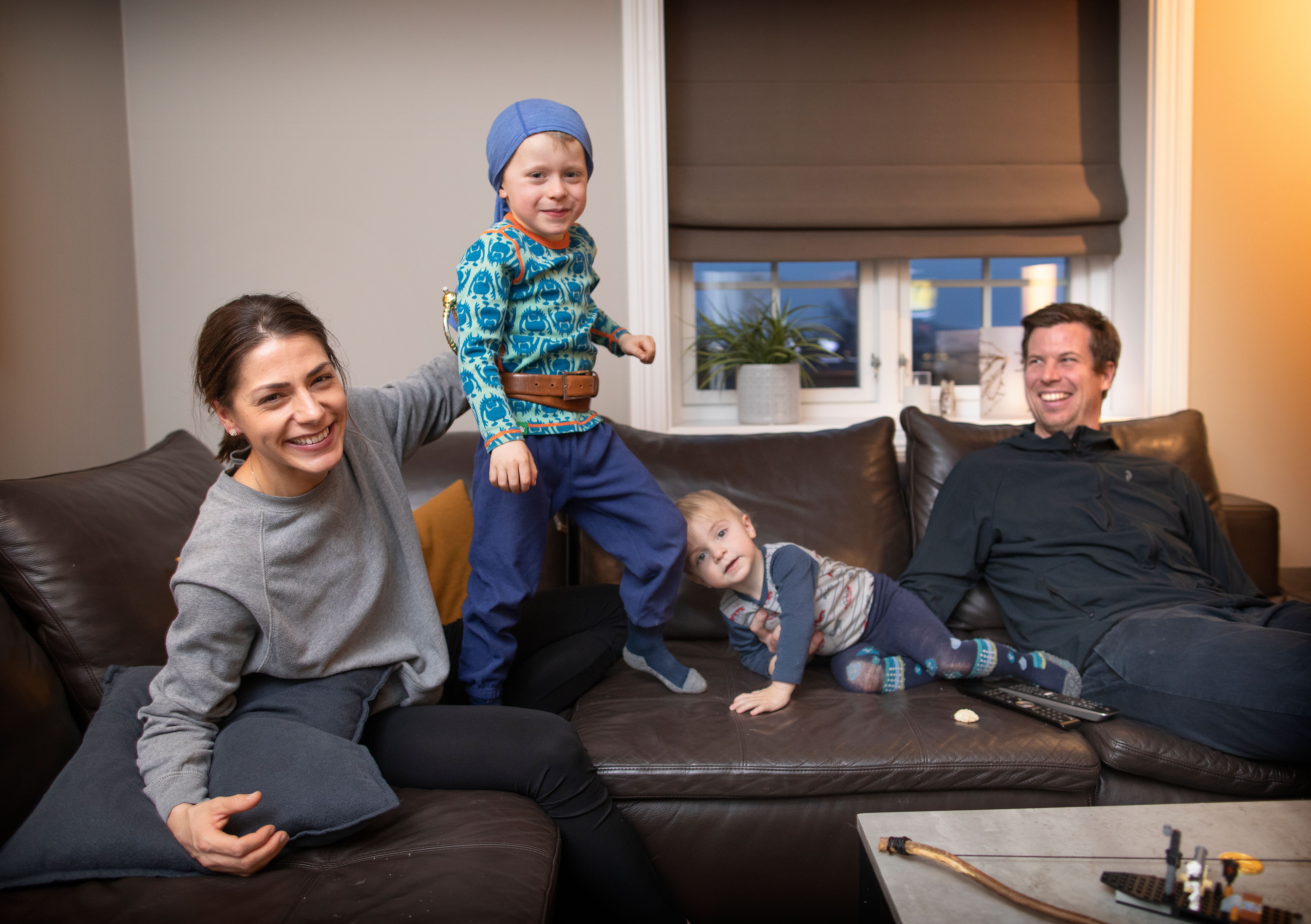 Trine (30) trener selv om hun sover dårlig. Men er det egentlig lurt ...