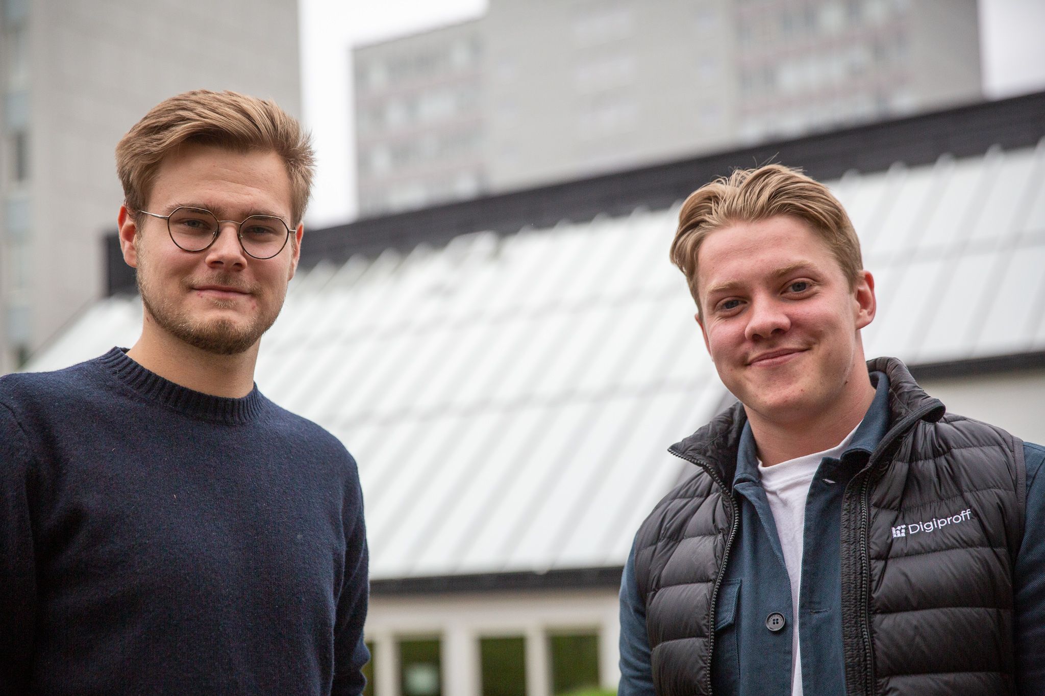 Jacob og Andreas synes det er rart at ikke flere ansetter slik som dem ...