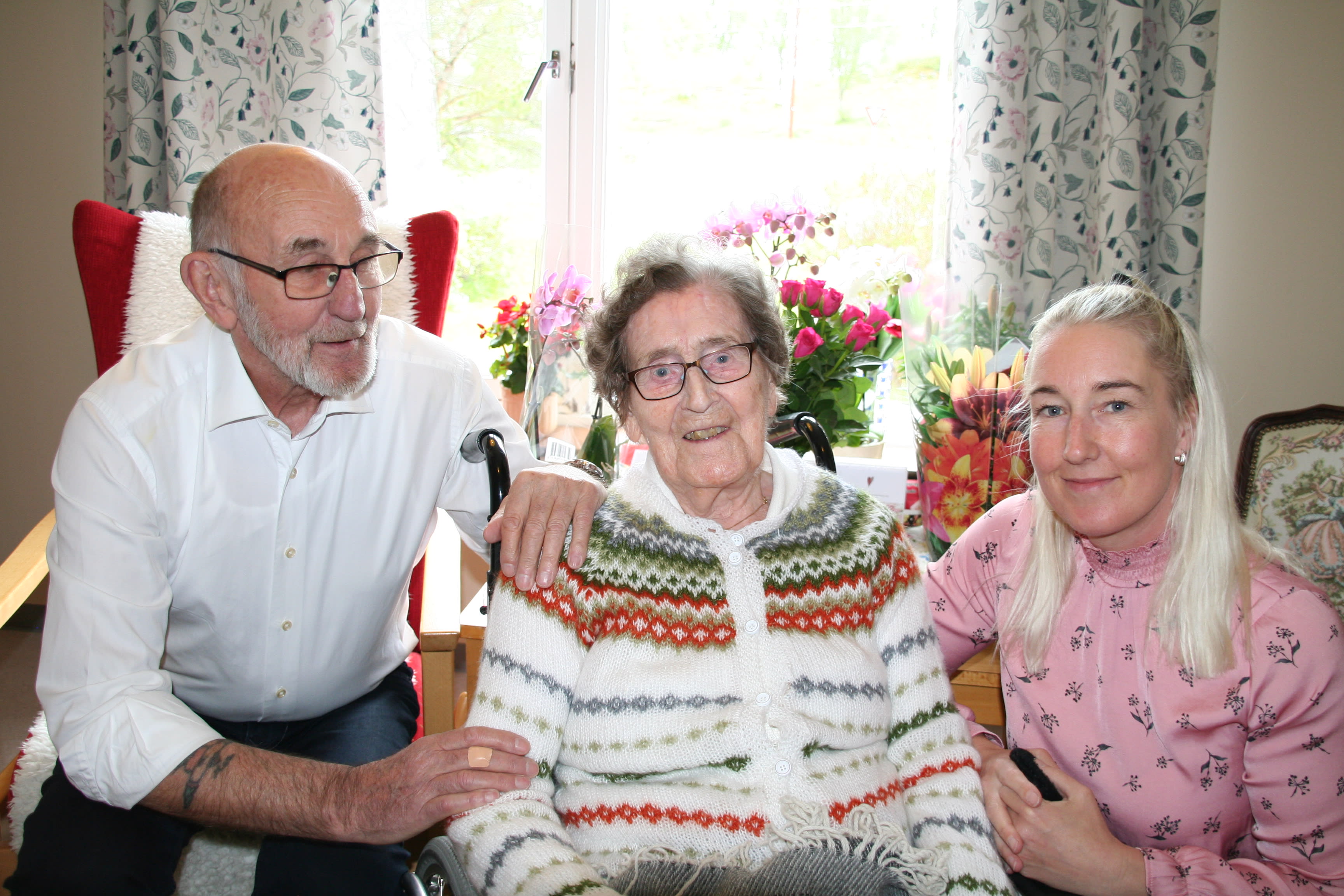 Hundreåringen synes hun har hatt et godt liv - banett.no