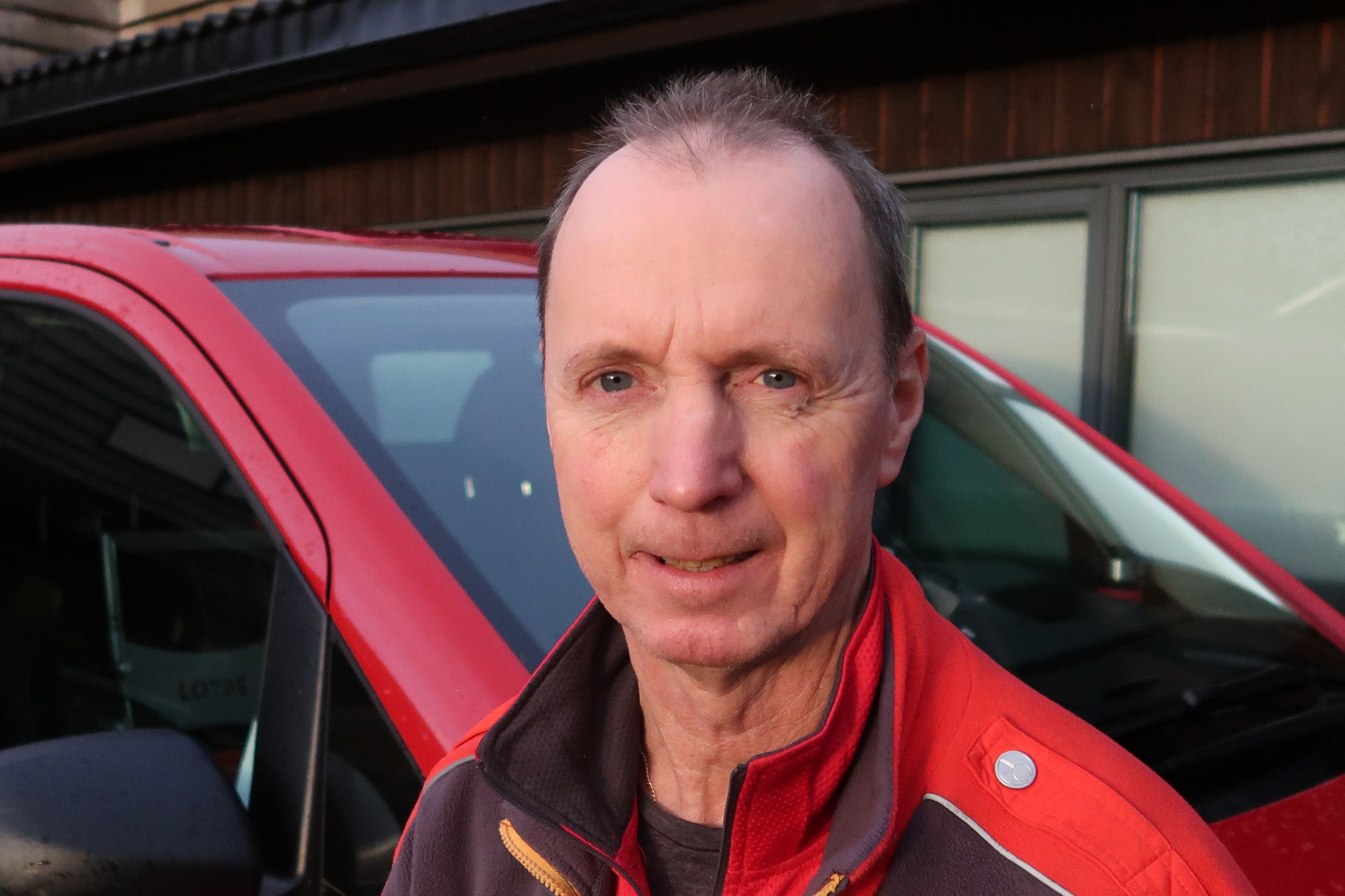 Per Helge har jobbet i posten i 38 år - hitra-froya.no