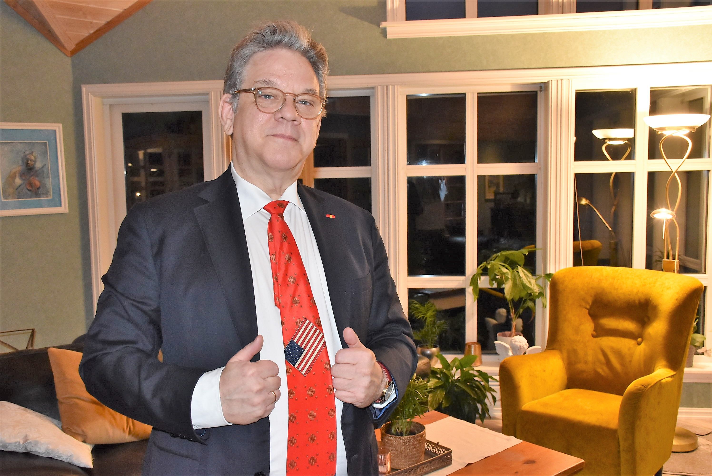 Michael tel ned dagane til han får ein ny president - fjt.no