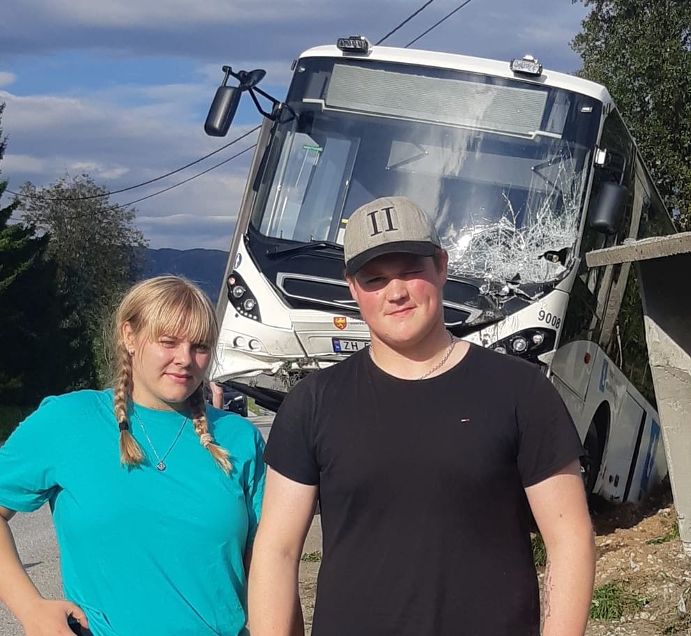 Plutselig kom bussen over i feil kjørefelt og rett mot dem: – Vi måtte ...