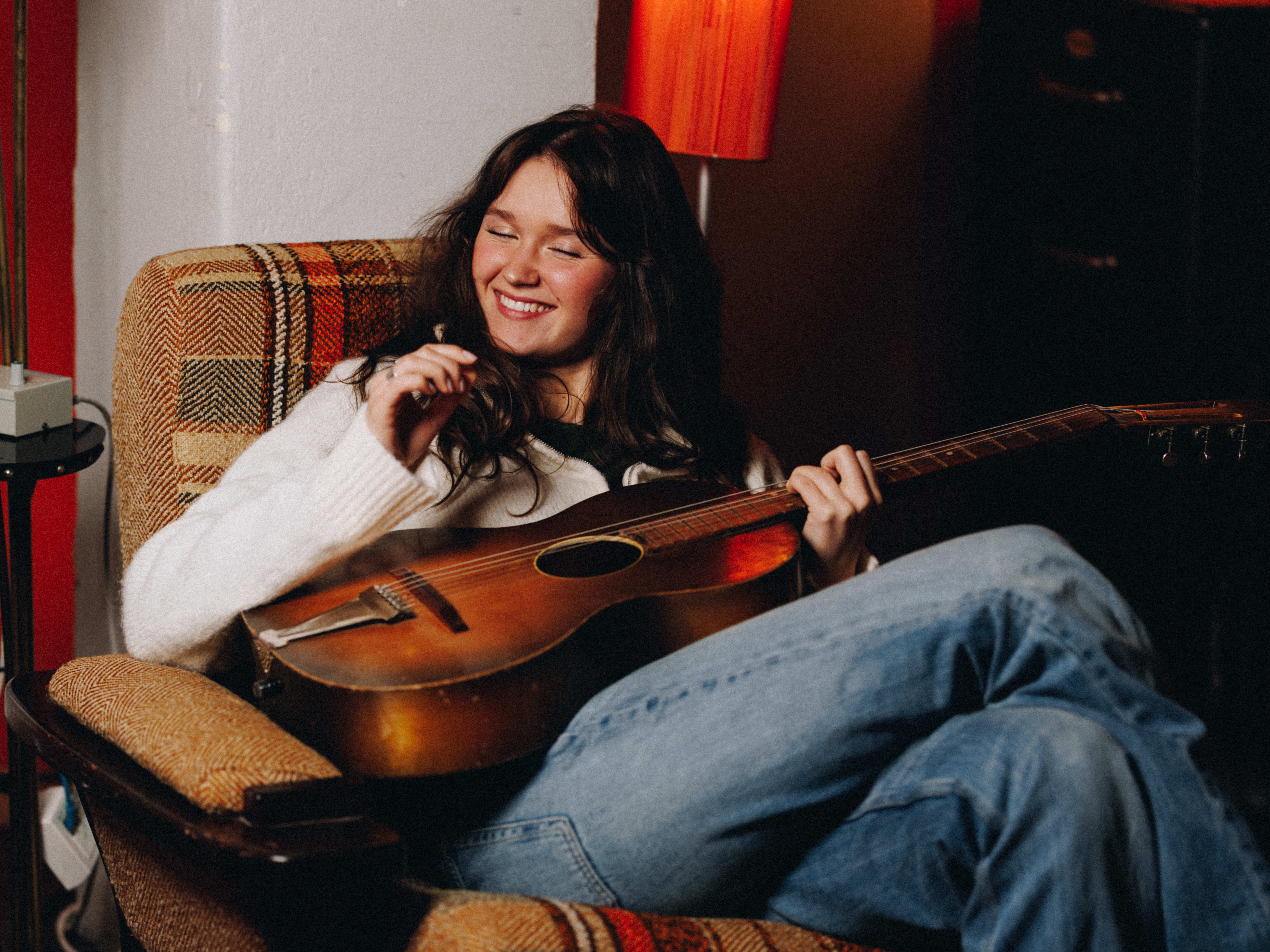 Anna Lille tolkar Teigen-klassikar - fjordabladet.no