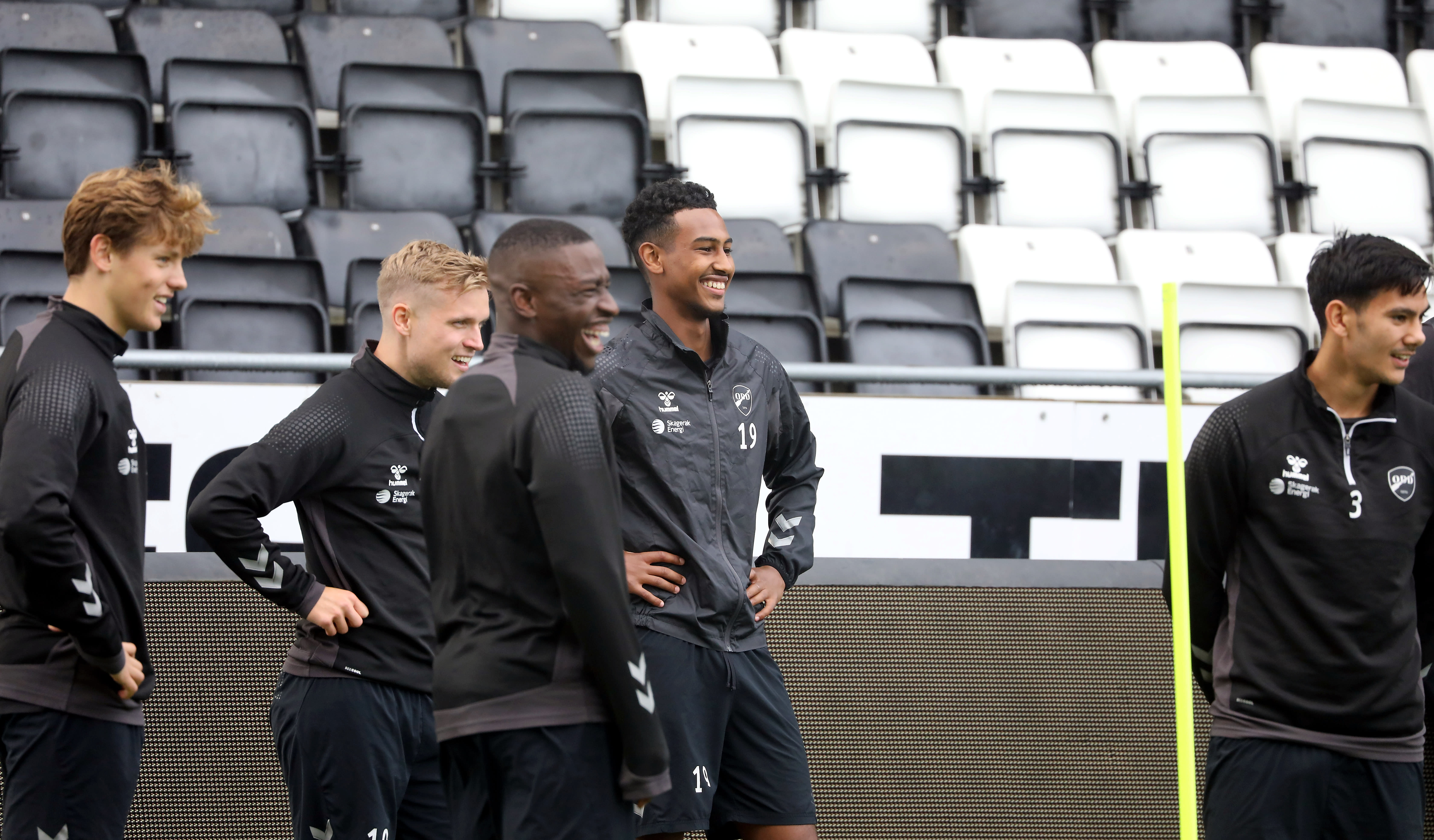 Vet at det stilles spørsmål - varden.no