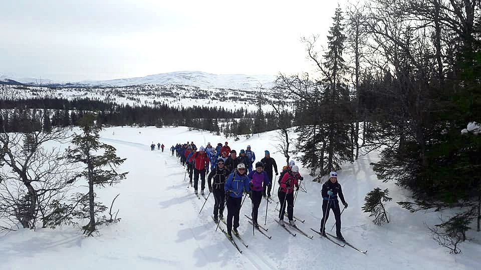 45 gikk 53 kilometer på ski sammen - s-n.no