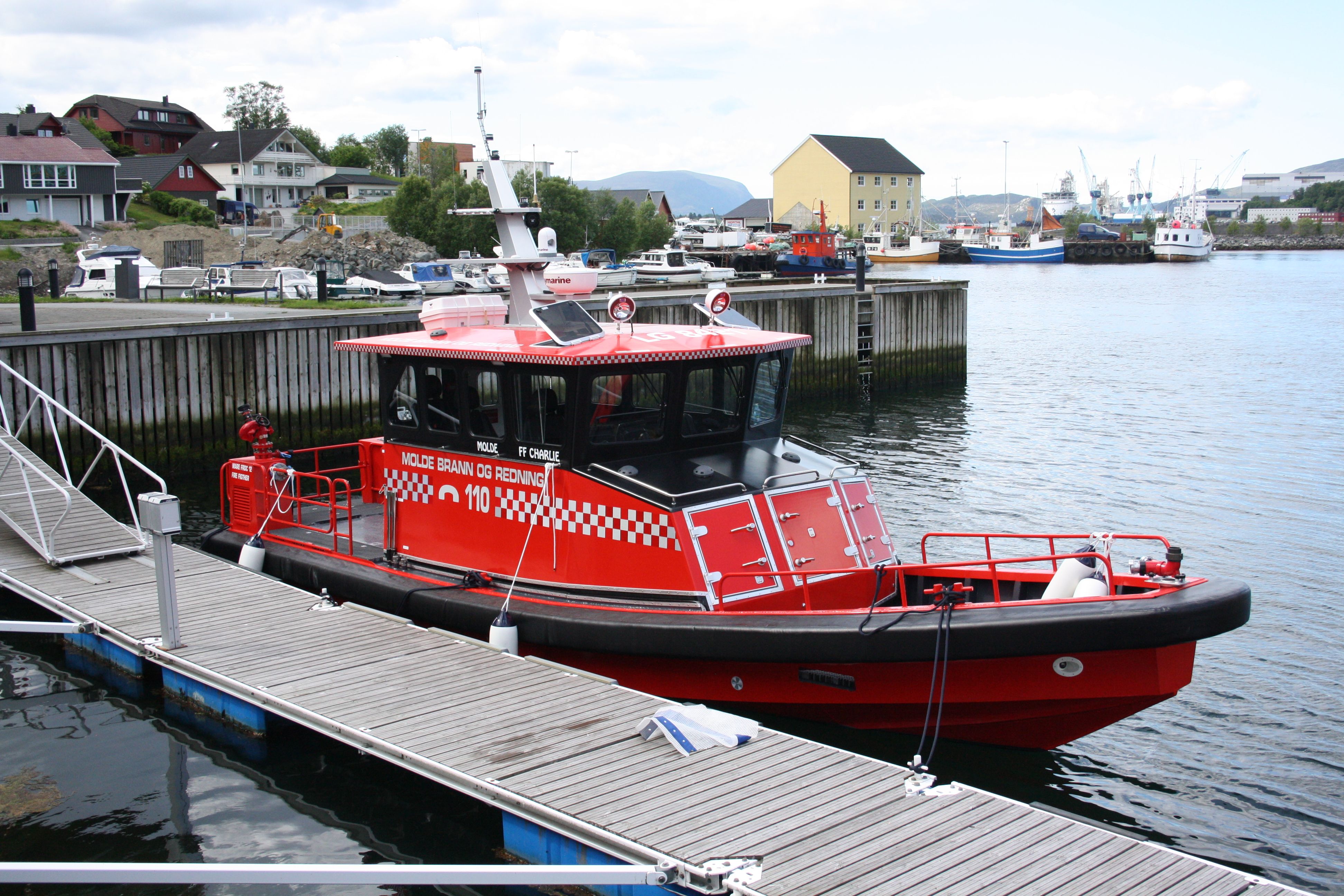Mare Safety leverte brannbåt til Molde - vikebladet.no