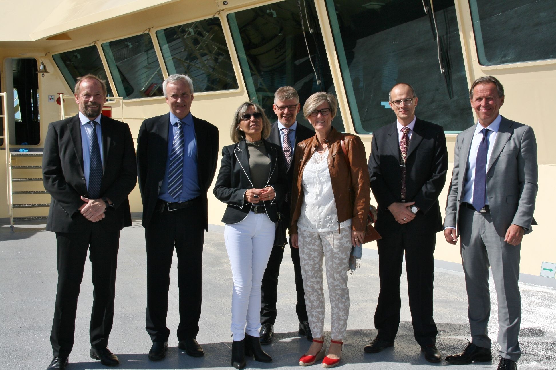 Skipsdåp i strålande sol