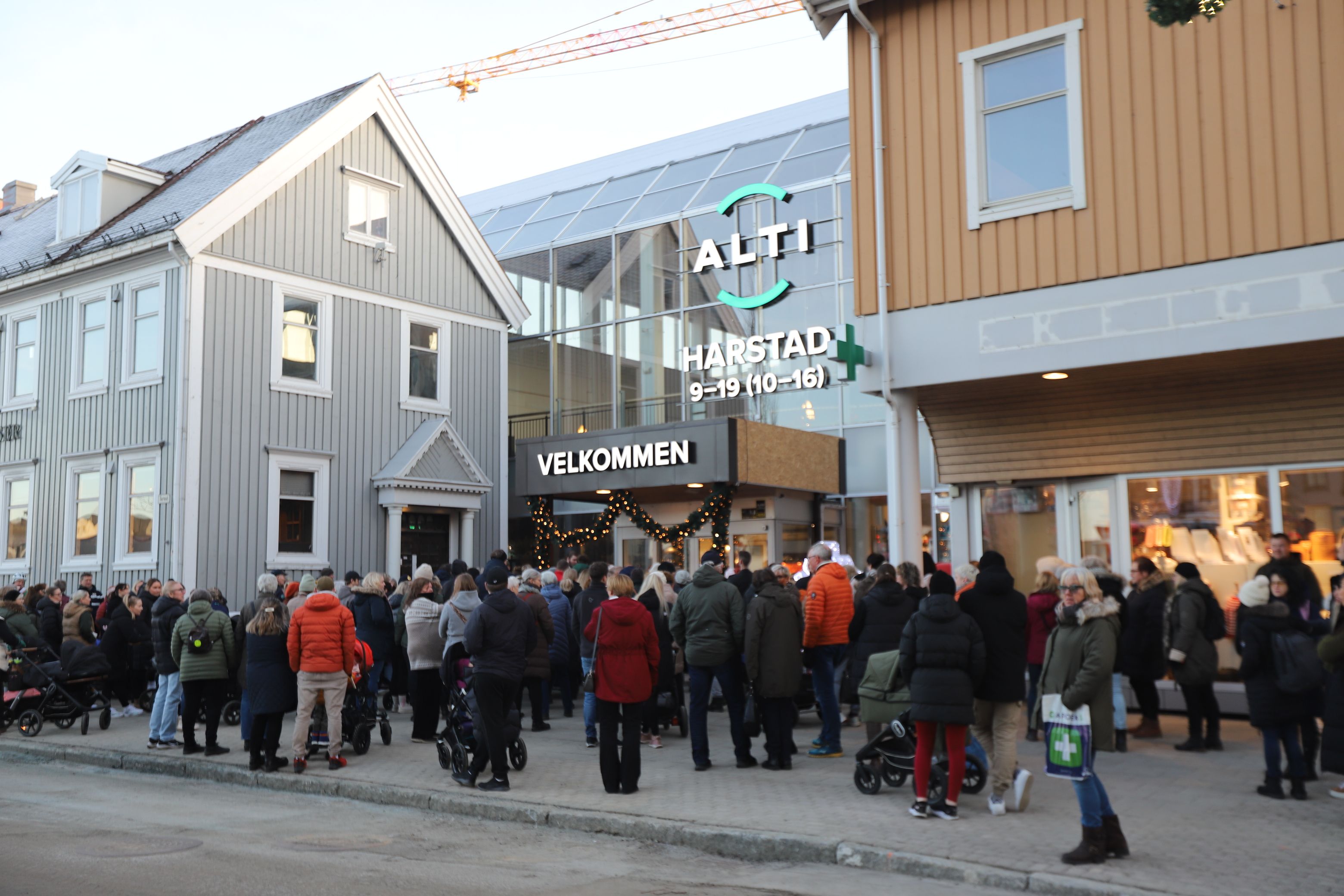 Gjestenes førsteinntrykk av Harstads nye kjøpesenter: – Det er litt ...