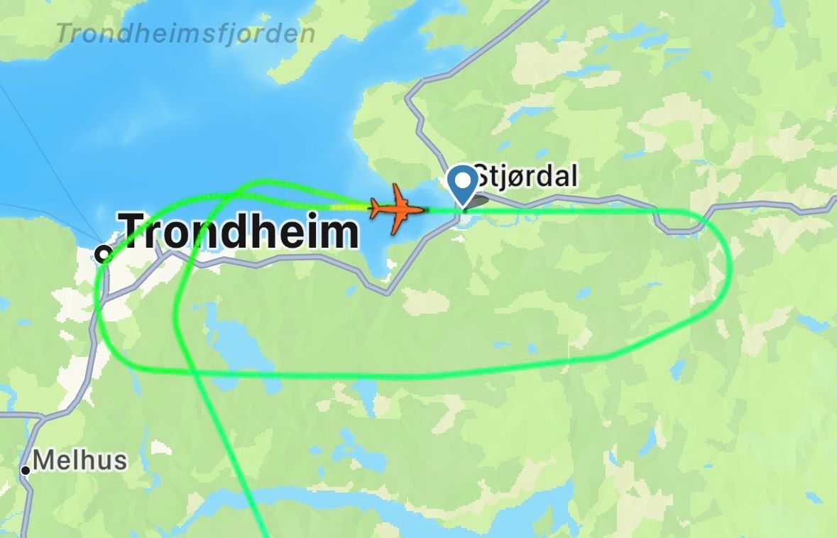 Flere fly måtte snu - slet med å lande på Værnes - banett.no