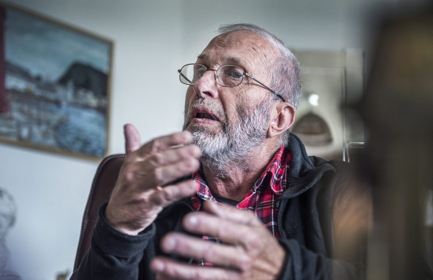 Finn Lausund (71) vil vise oss det usynlige - smp.no