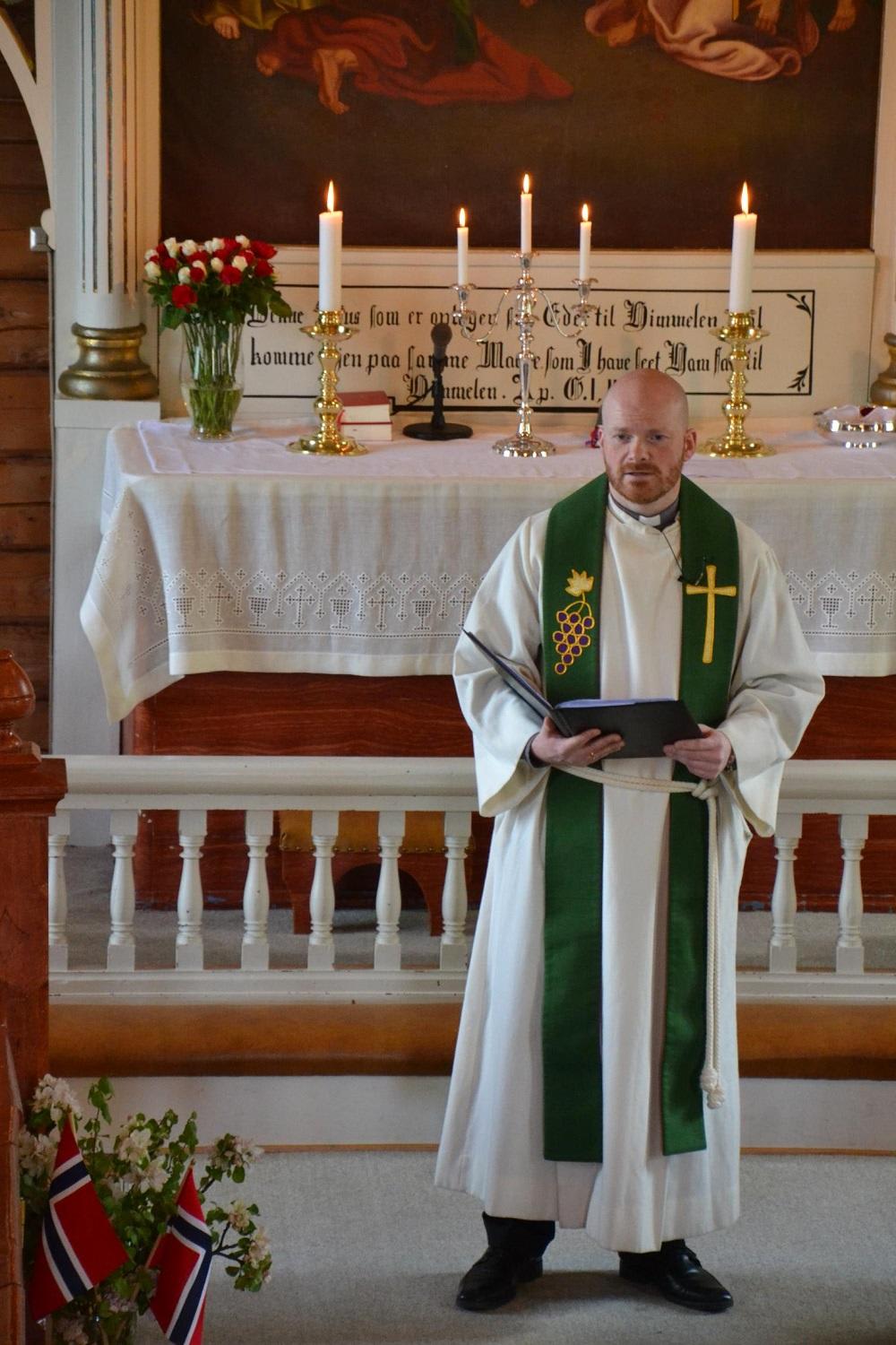 Rappet i prestekjolen