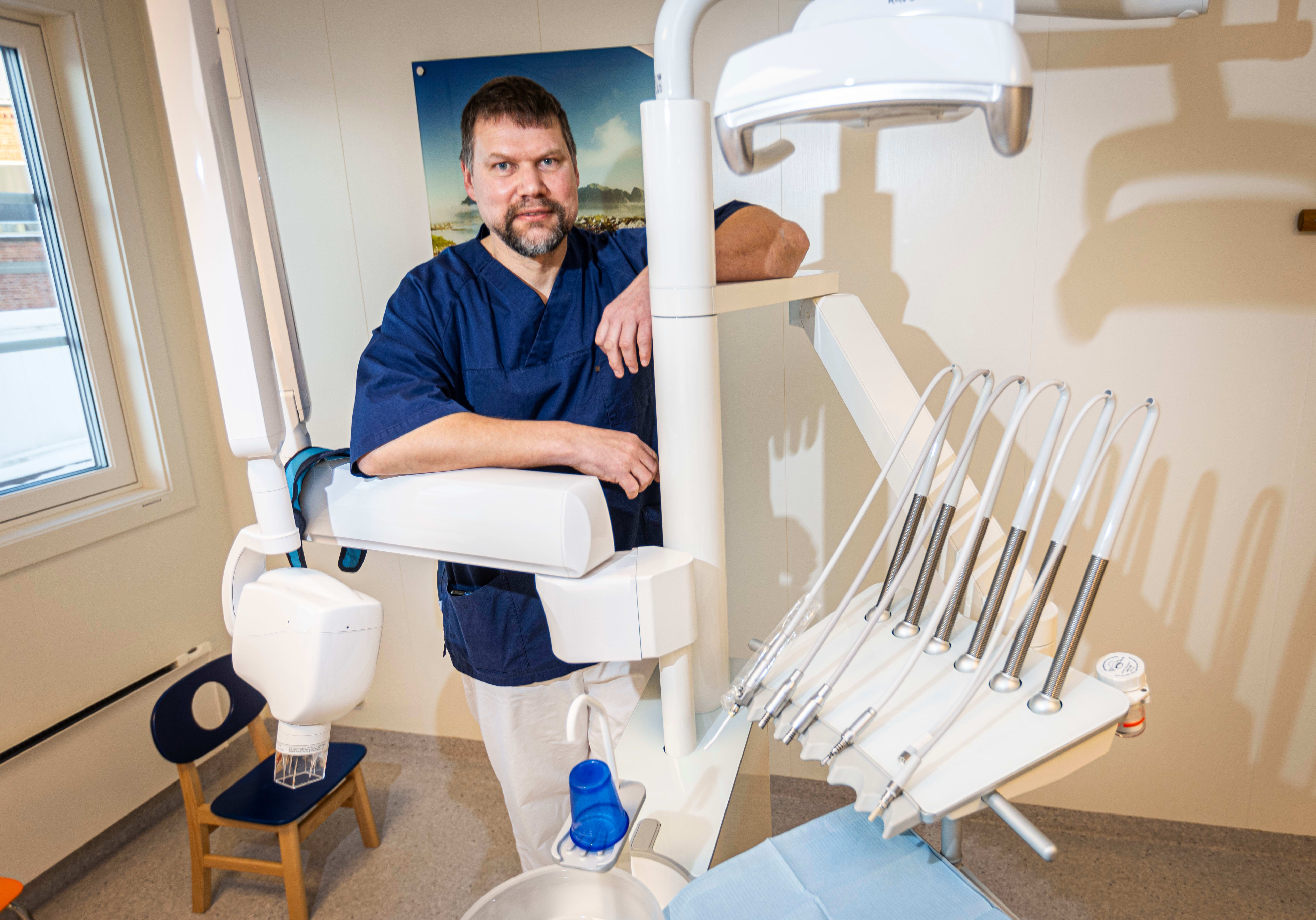 Adva­rer mot ny tann­lov: – Det er ikke nok kapa­sitet - fvn.no