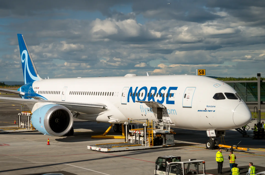 Inngikk forlik med flyselskap - fvn.no