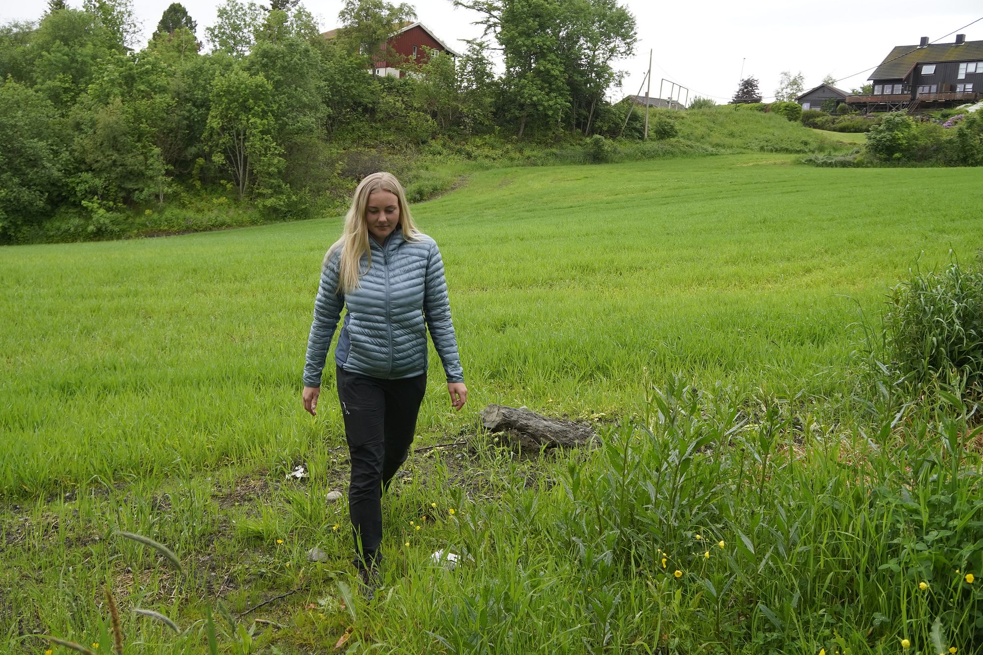 Vilde (27) har flyttet hjem og vil ta over gården. Men så fikk hun seg ...