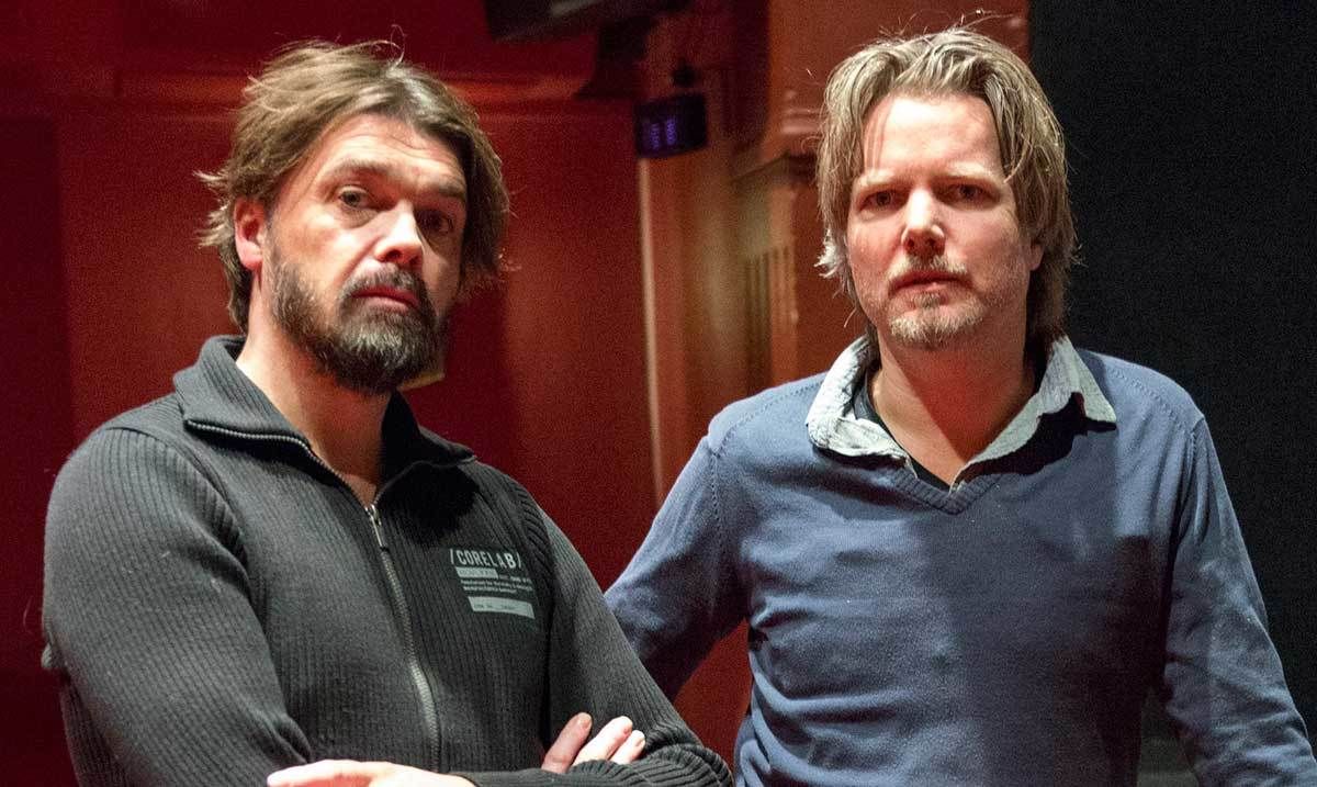 Saman bak scena - adressa.no