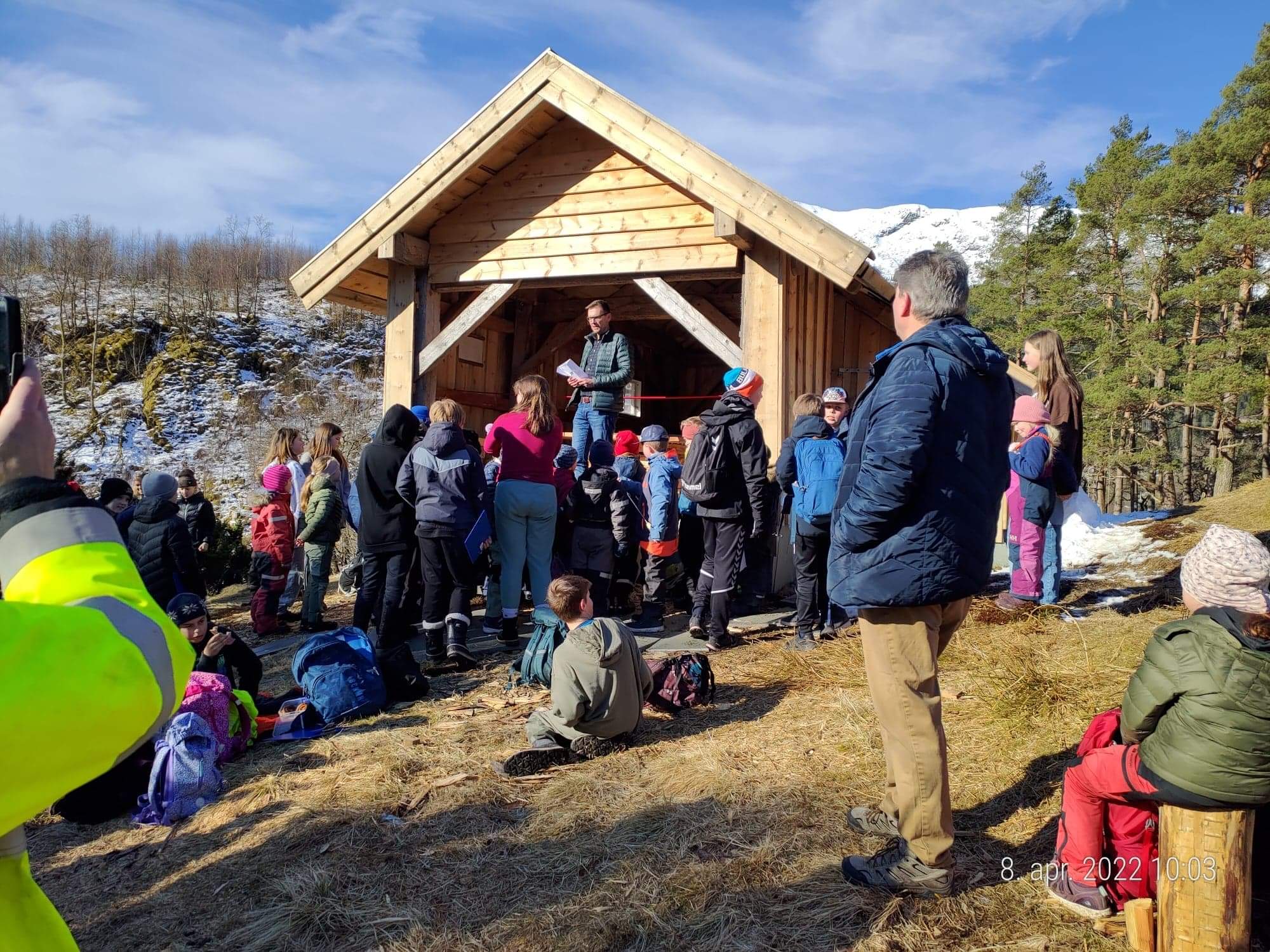 Ådlandsbua, uteklasserommet til Lone skule - bygdanytt.no