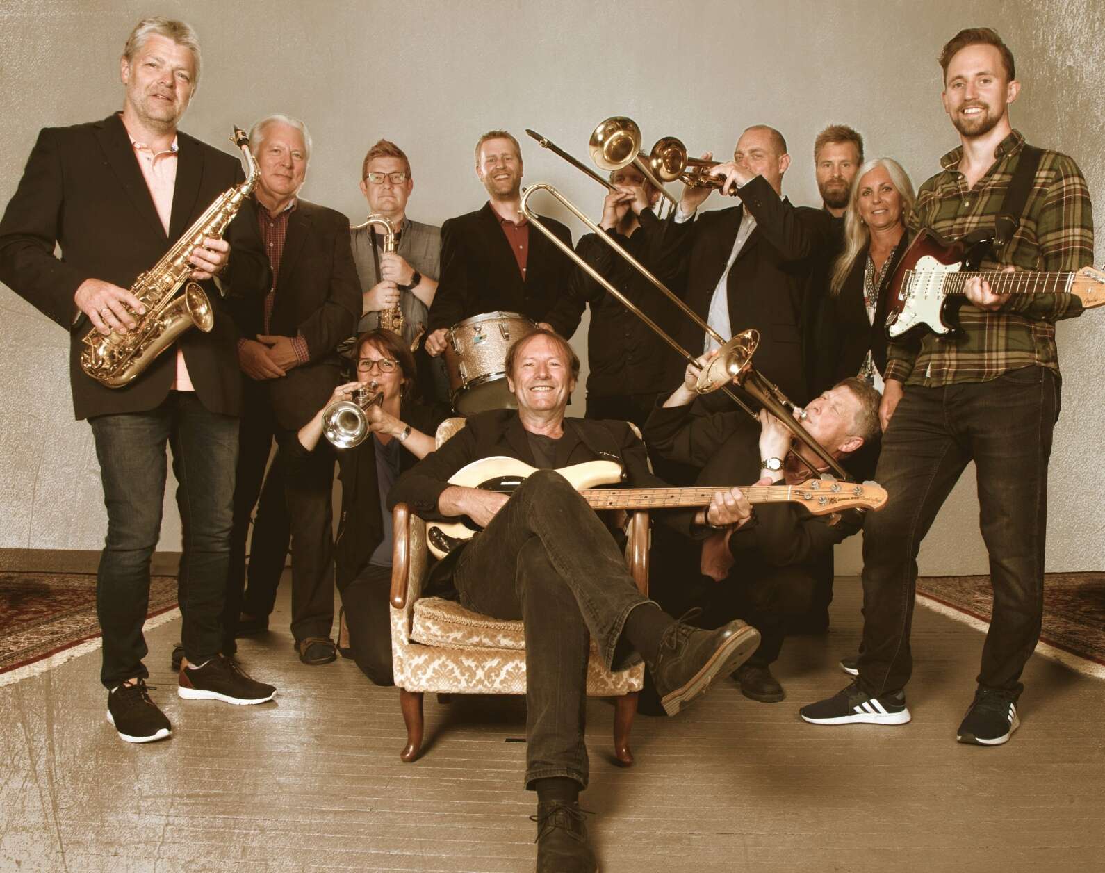 Høvåg-band i Hotelhaven - lp.no