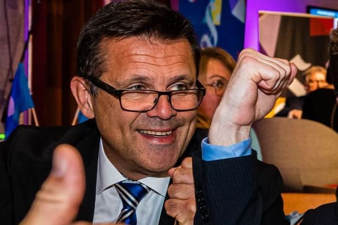 Frp-løfter for fall: – Vi skal vise en ny retning, sier Frank Sve - smp.no