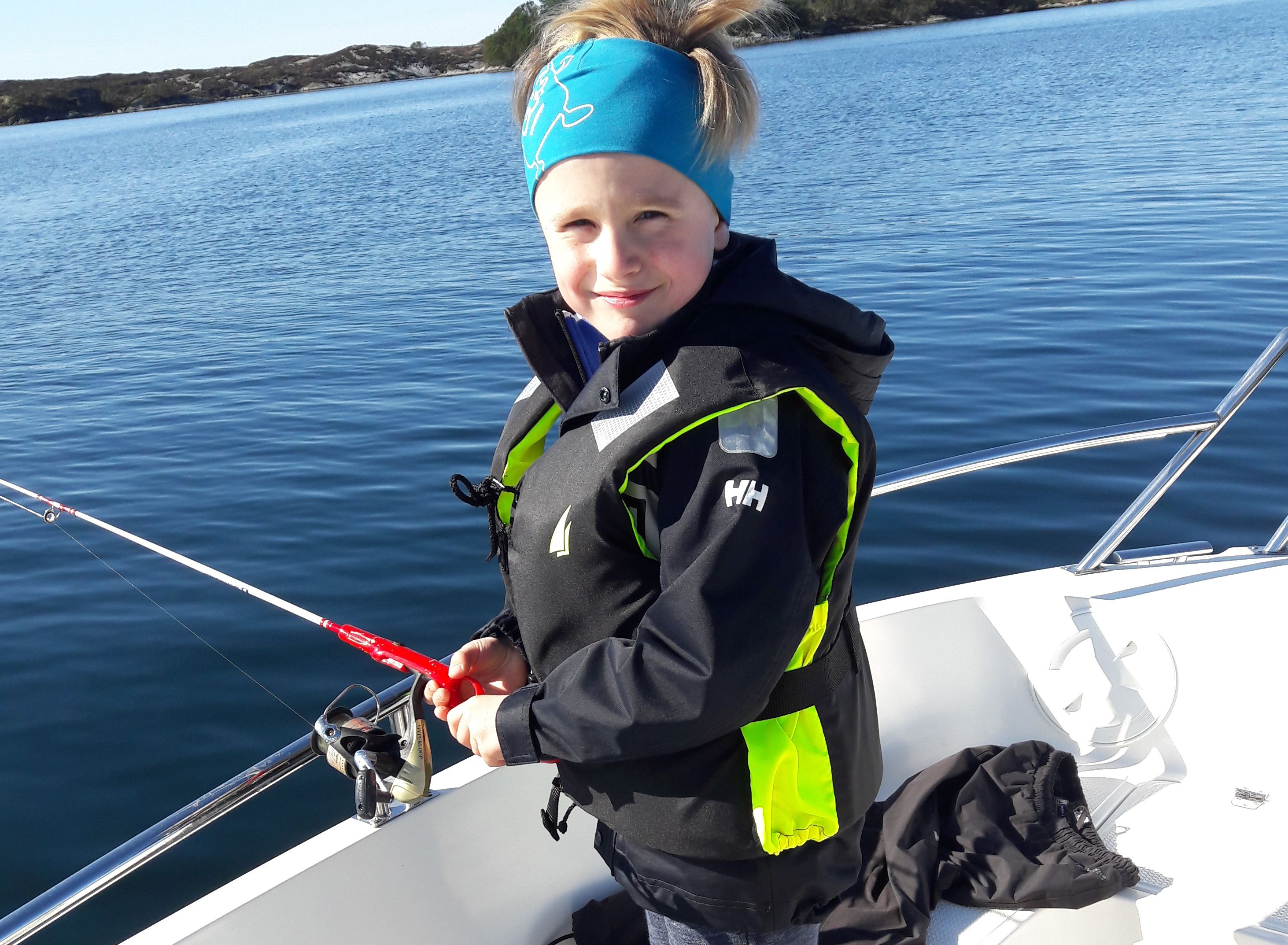 Håvard (13) fiskar krabbar som sommarjobb - vestnytt.no
