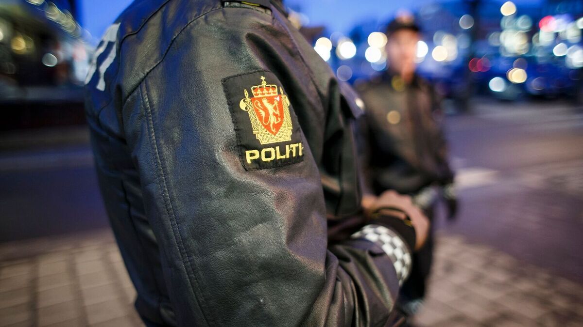 Skal ha skallet politi­betjent i magen - l-a.no