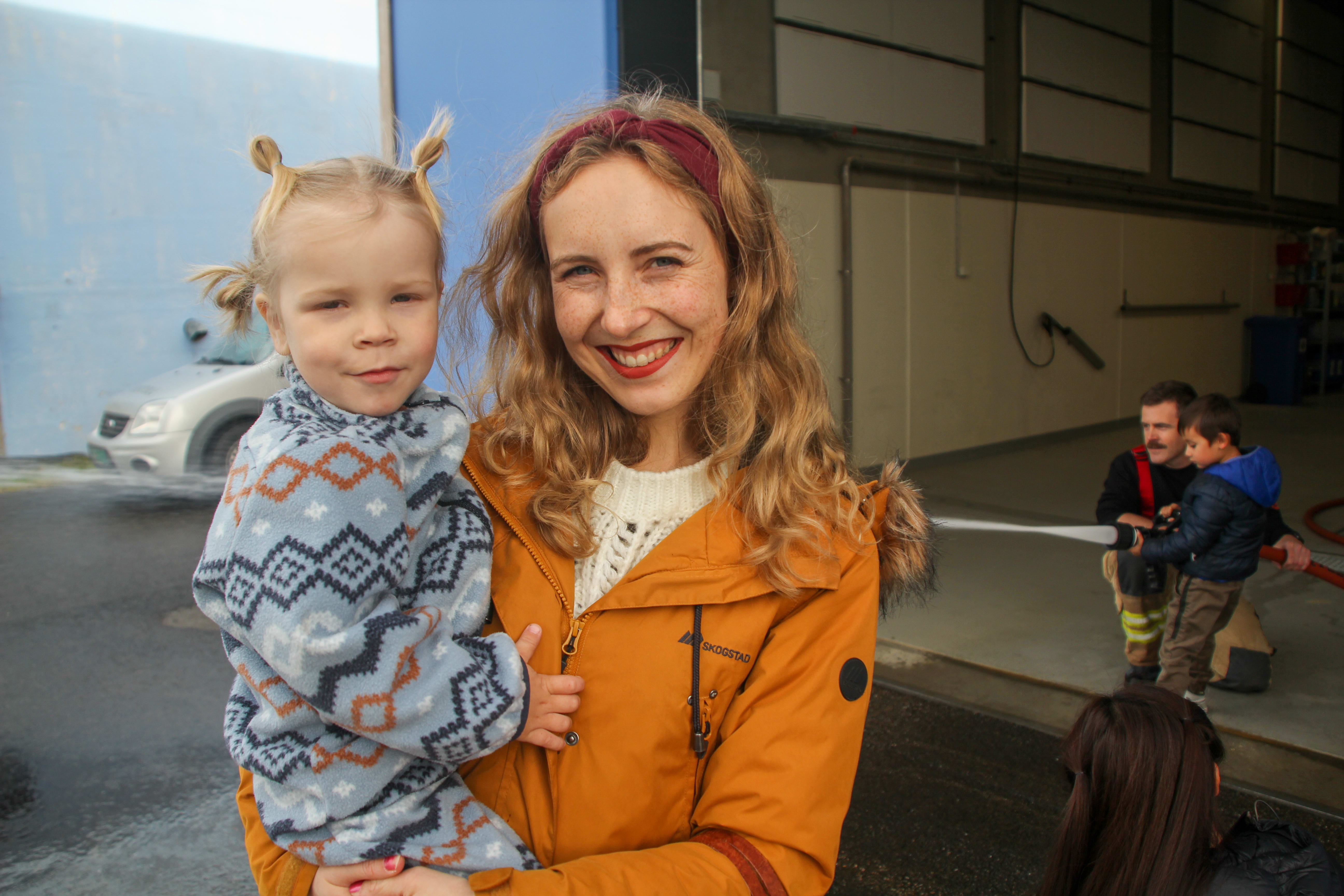 Åpen brannstasjon: – Fantastisk oppmøte, vi anslår at 300 har vært ...