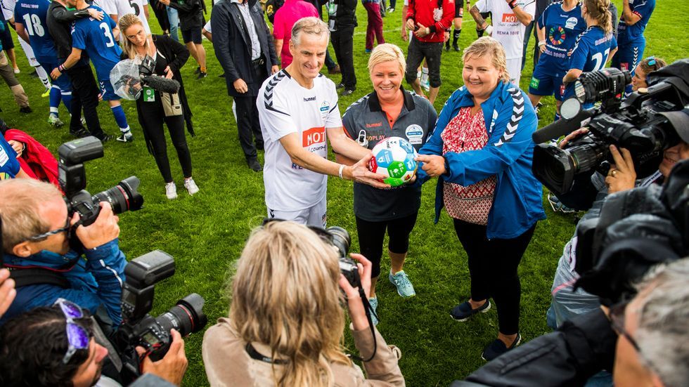 Toppolitikere møttes i kjendiskamp på Norway Cup - itromso.no