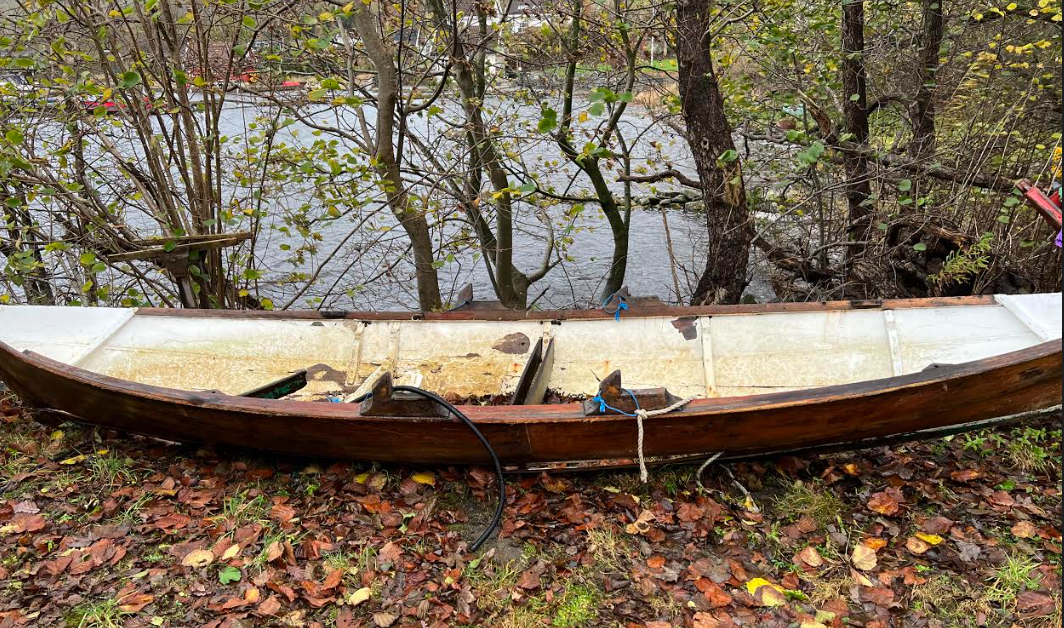 Robåt funnen i fjøresteinane på Ladstein - oyposten.no