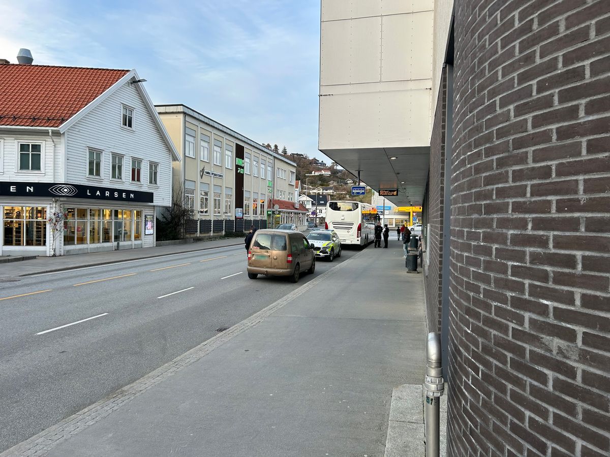 Politiet rykket ut til Alti Mandal - l-a.no