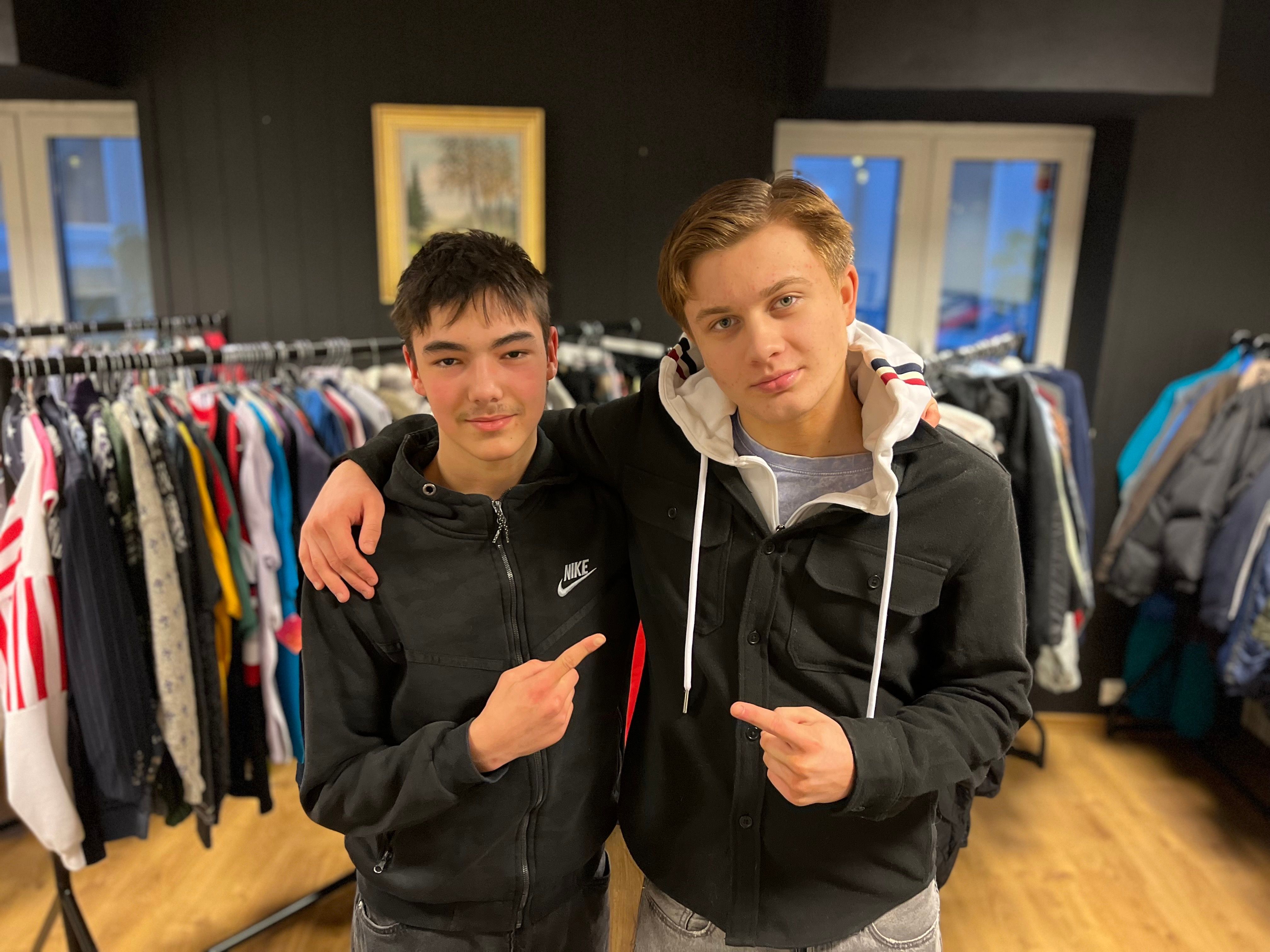 Daniel og Adrian har savnet butikken. Nå er den tilbake - varden.no