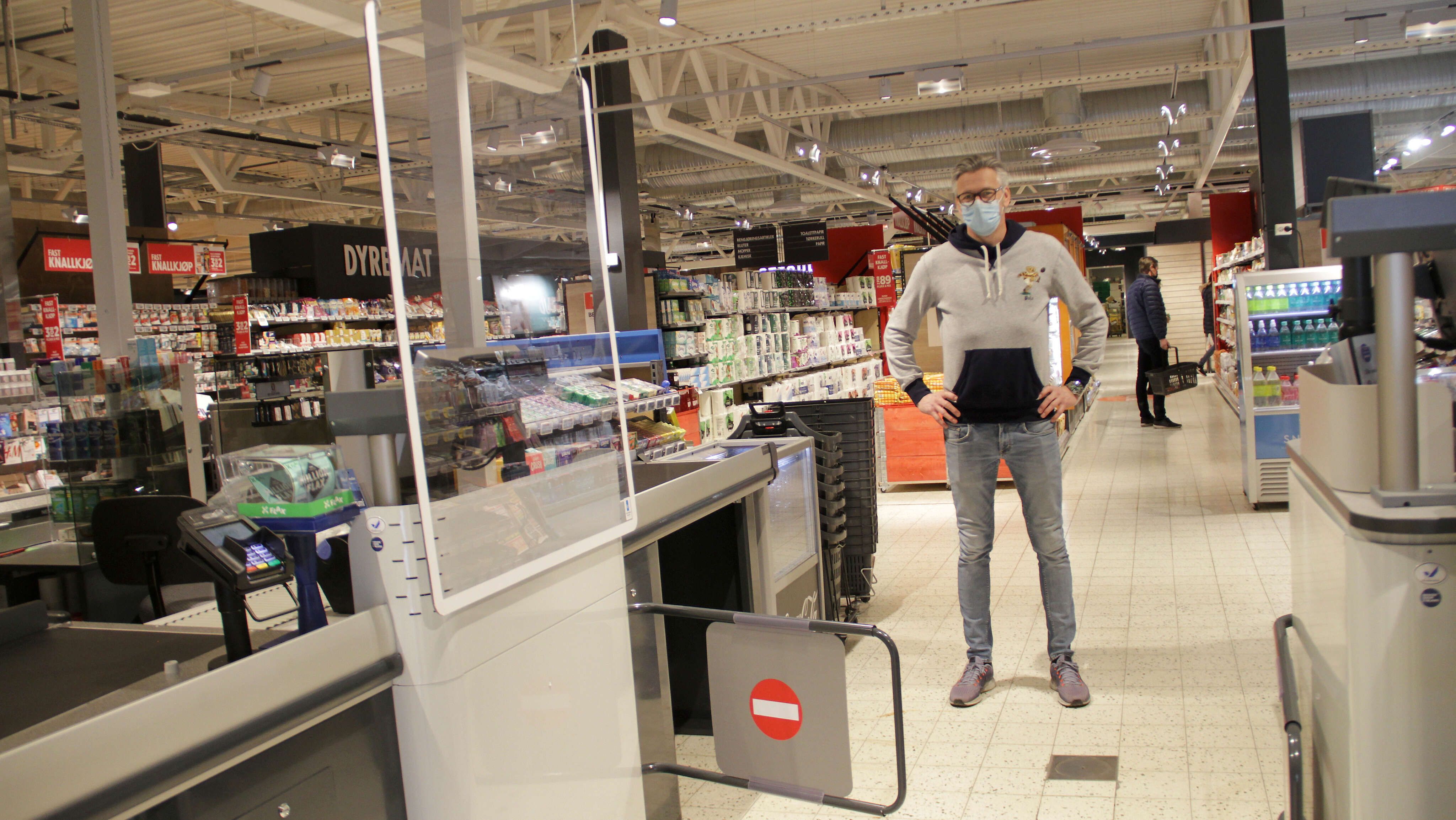 Torkell har investert 25 millioner i butikken. Nå håper han å få polet ...