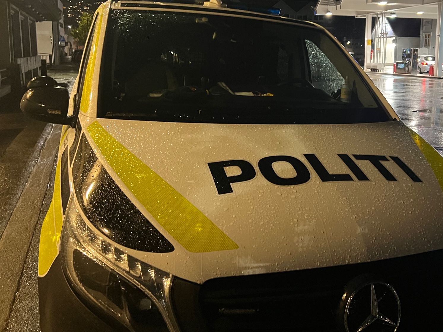 Spelte høg musikk på natt – fekk politiet på døra - fjt.no