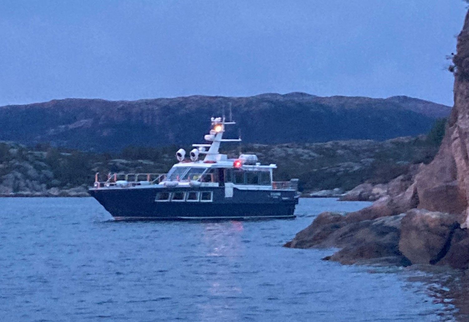 Person funnen i sjøen etter stor leiteaksjon i Gulen - strilen.no