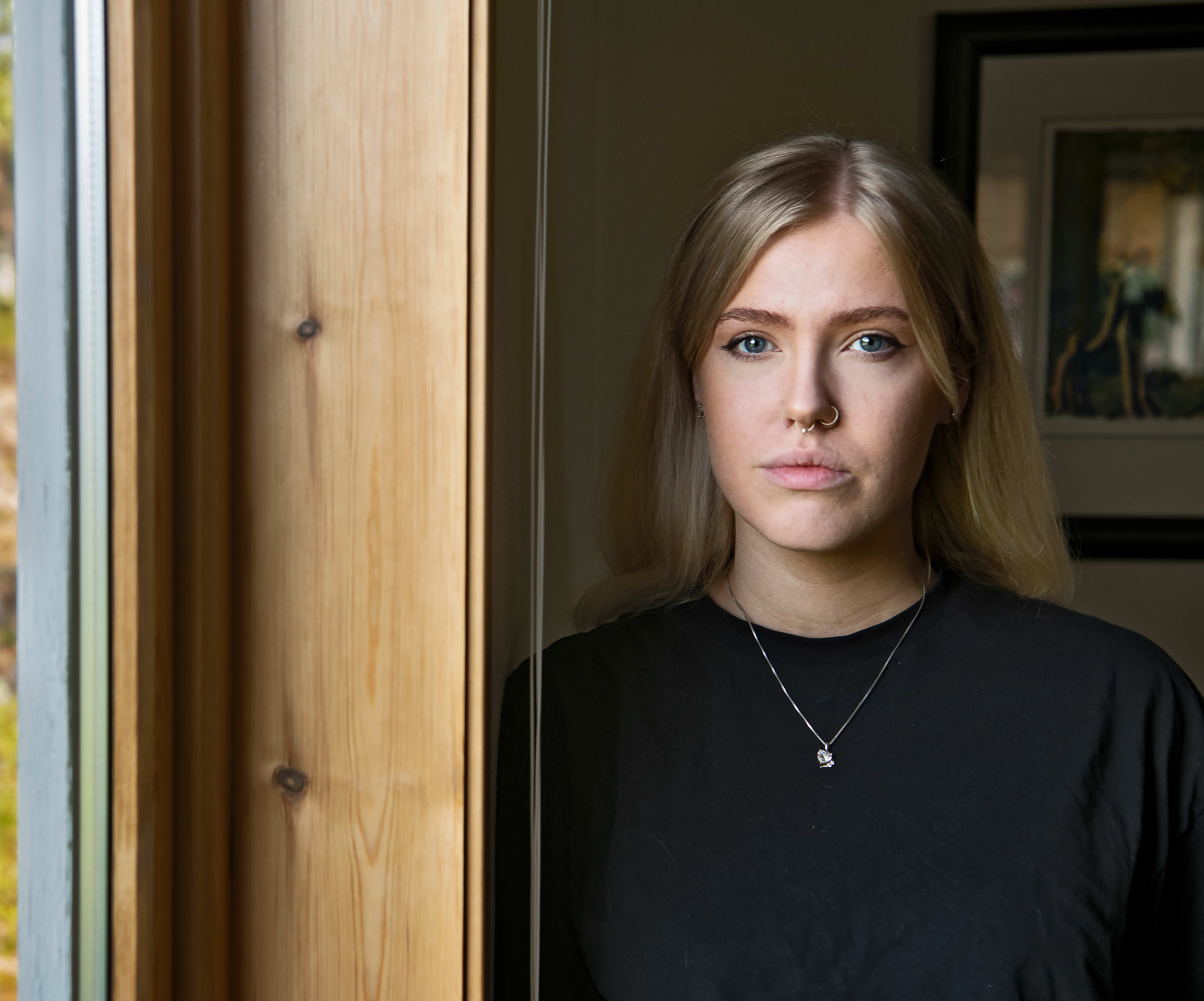 I ti år har Sofie slitt. Nå gir hun opp å få hjelp - rbnett.no