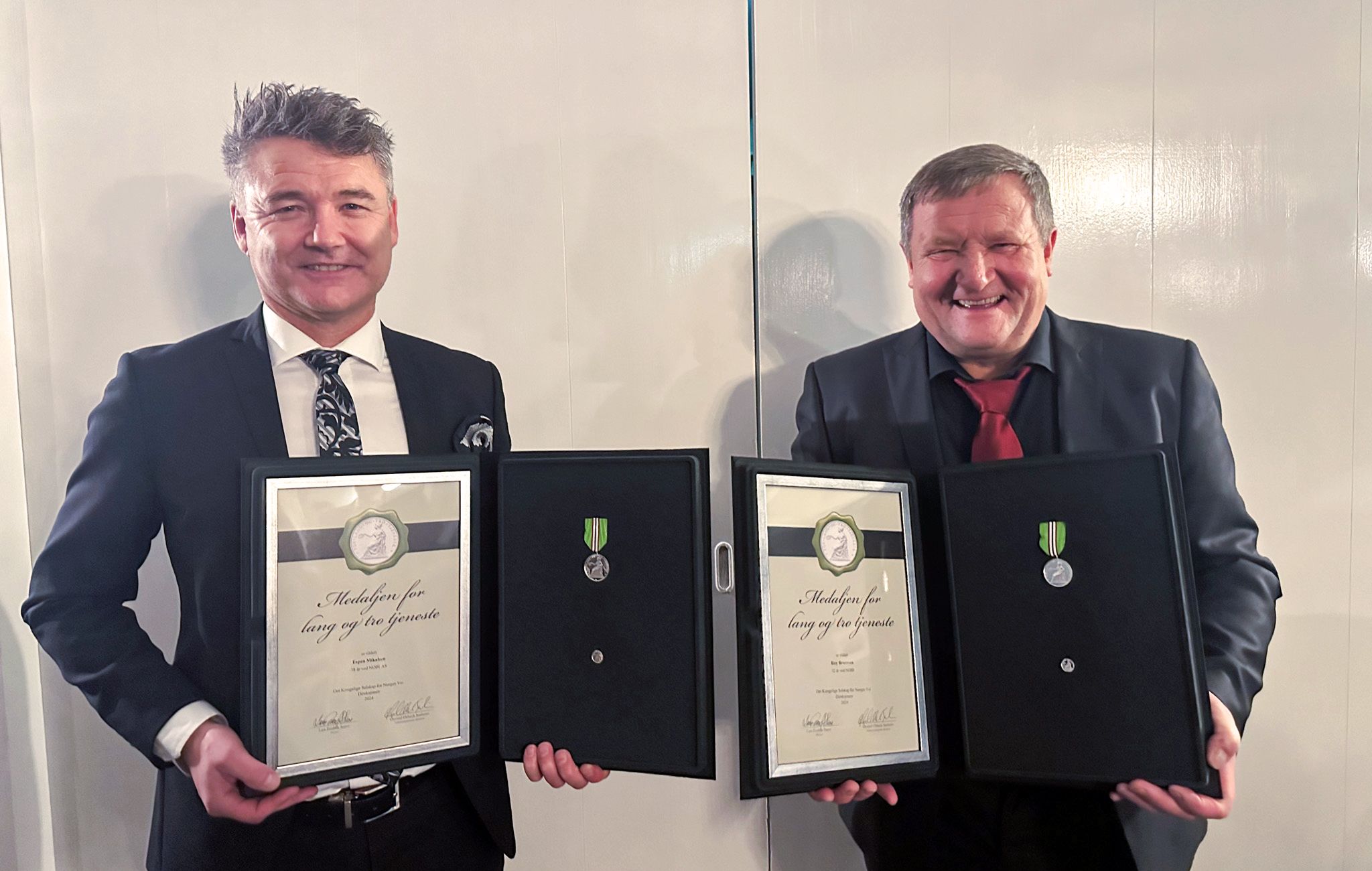 Hedret for lang og tro tjeneste i Nobi: – Er stolt og glad - av-avis.no