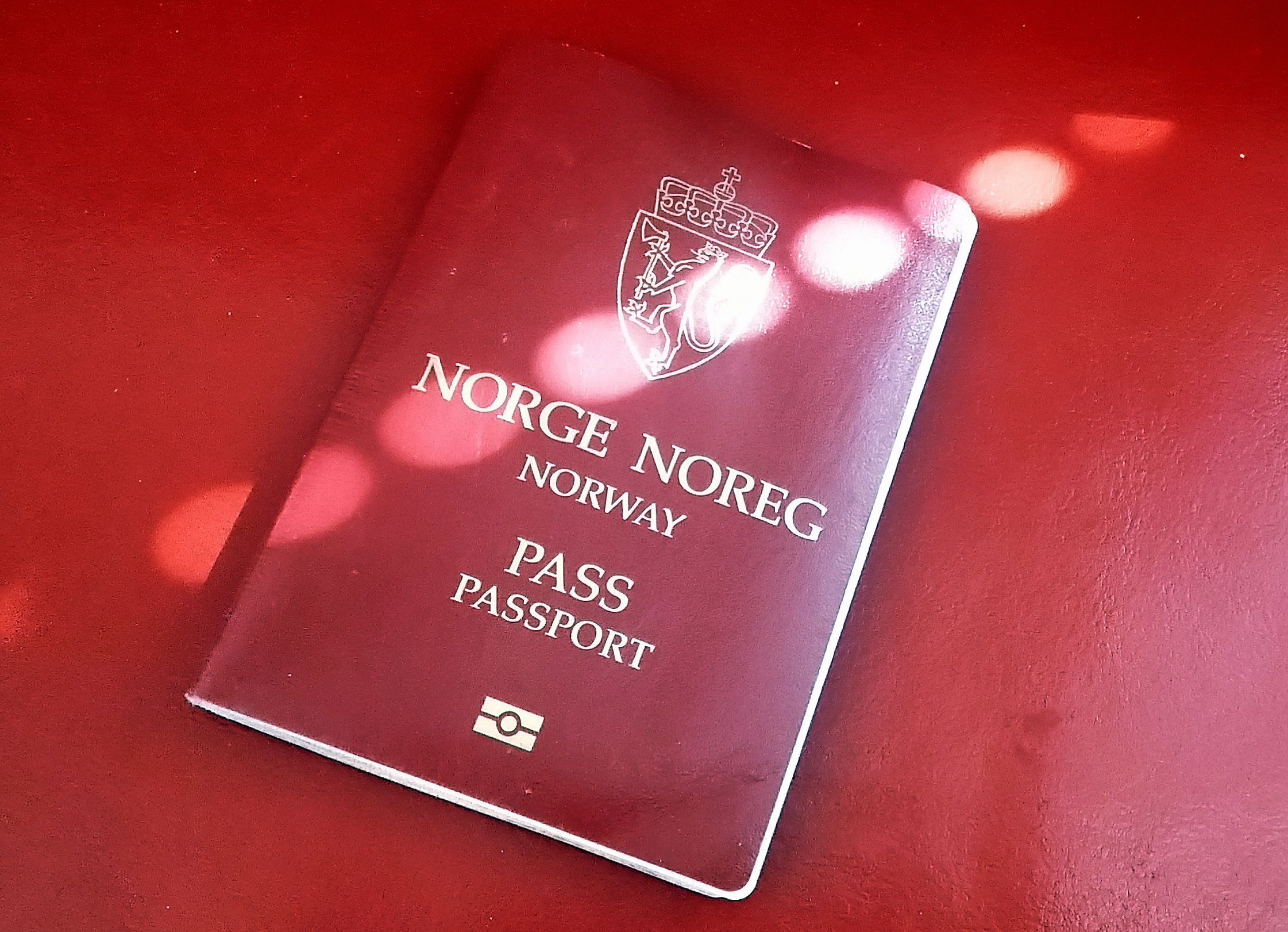 Nordmenn kan reise til Hellas med utgått pass - morenytt.no