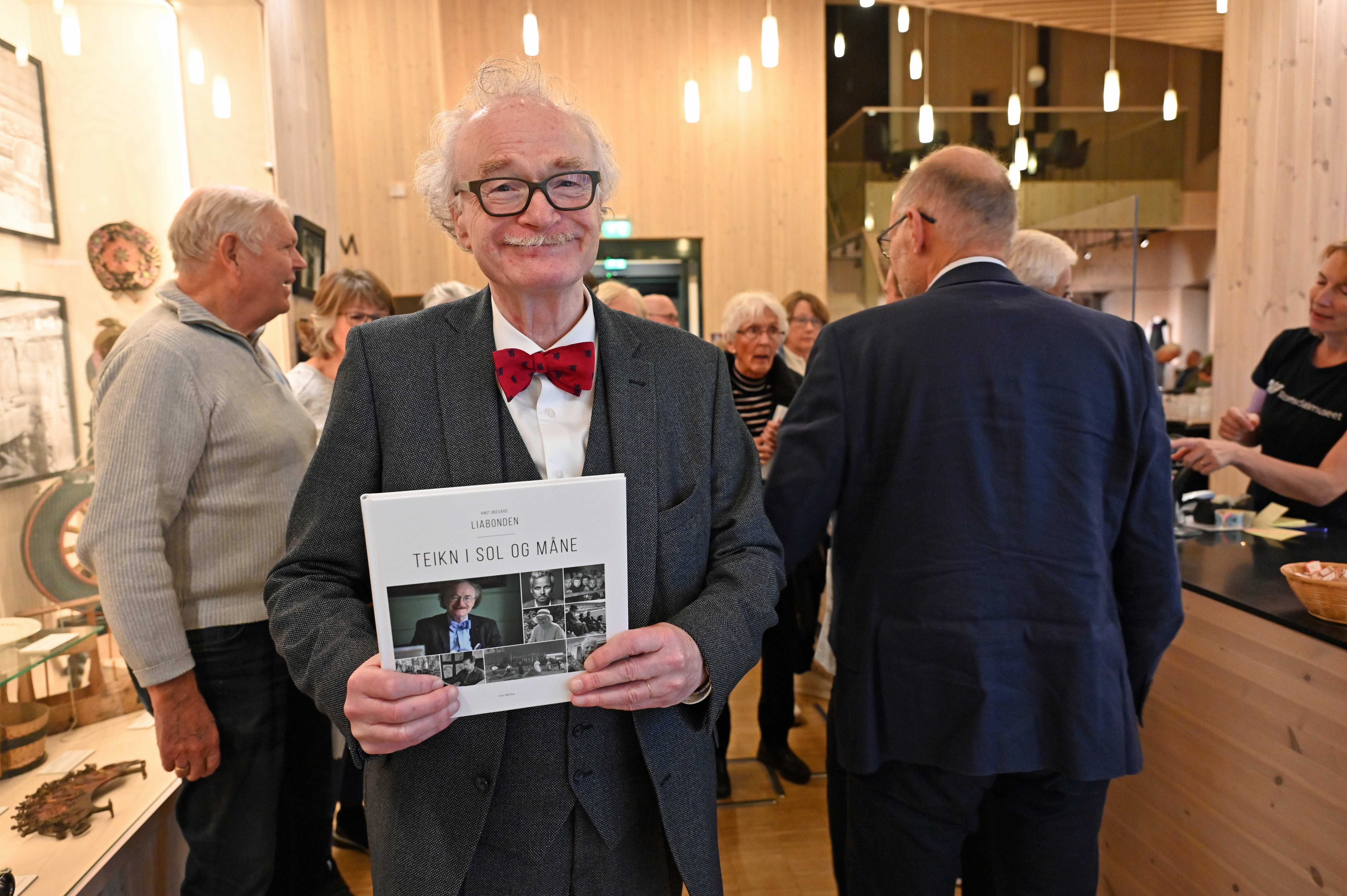 Siste bok ut – men Knut Ødegård (77) slutter ikke å skrive - rbnett.no