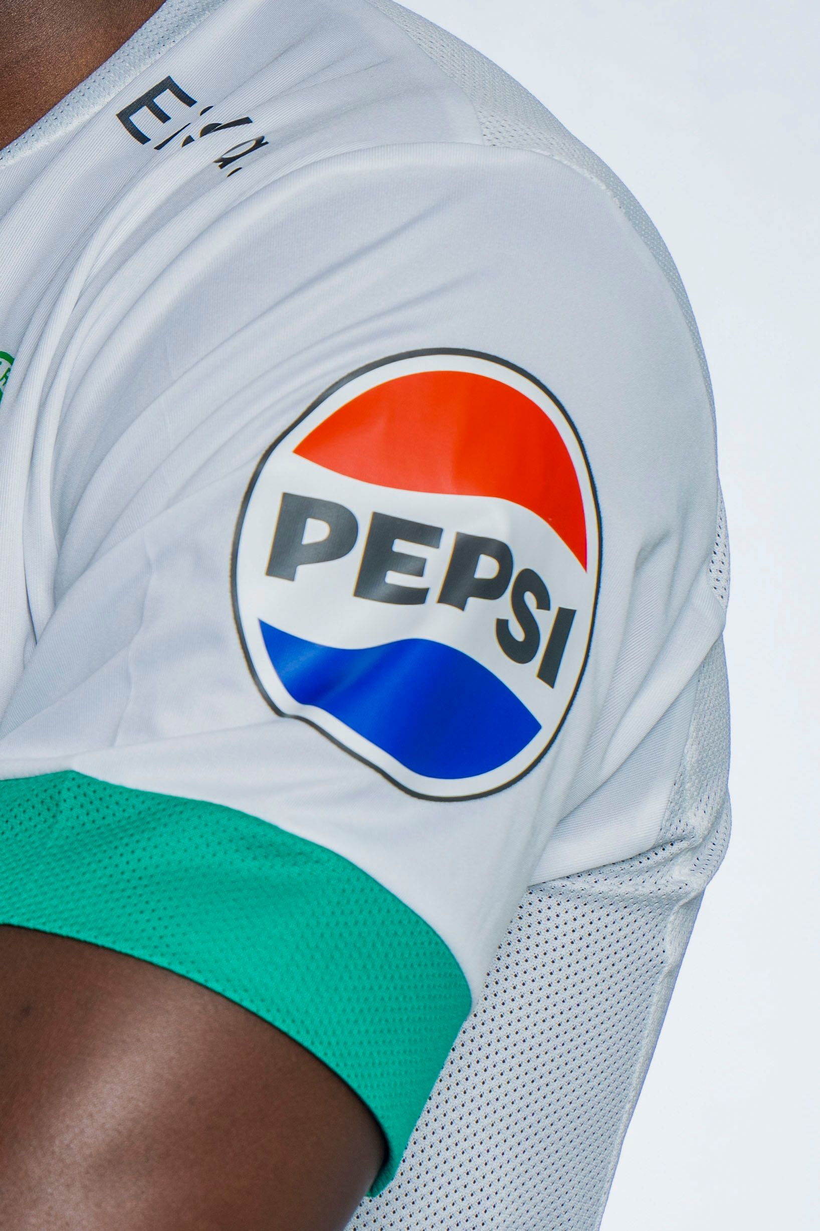 Pepsi endrer logo - mn24.no