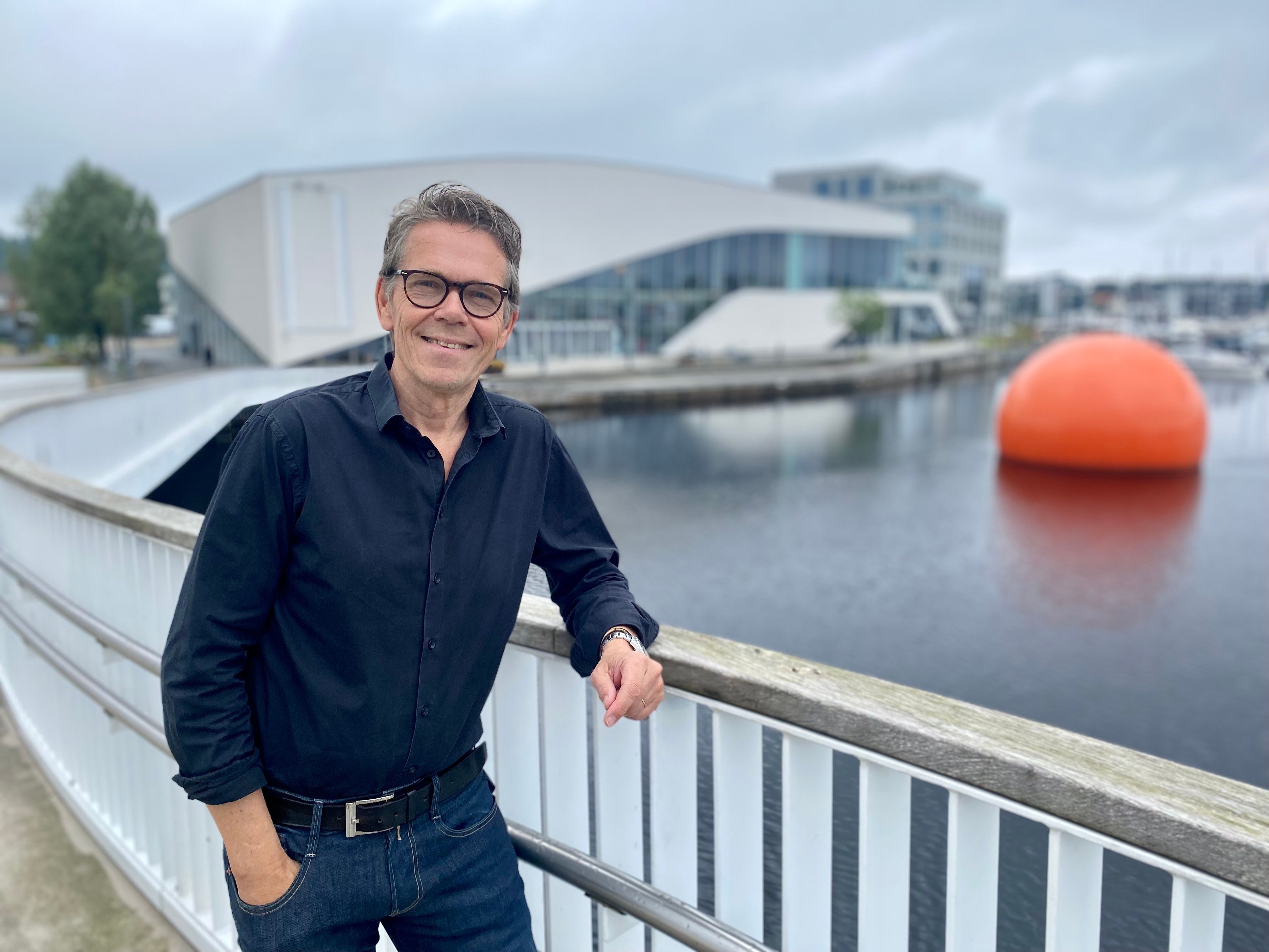 Ble oppfordret av kona til å søke. Nå begynner 61-åringen i ny ...