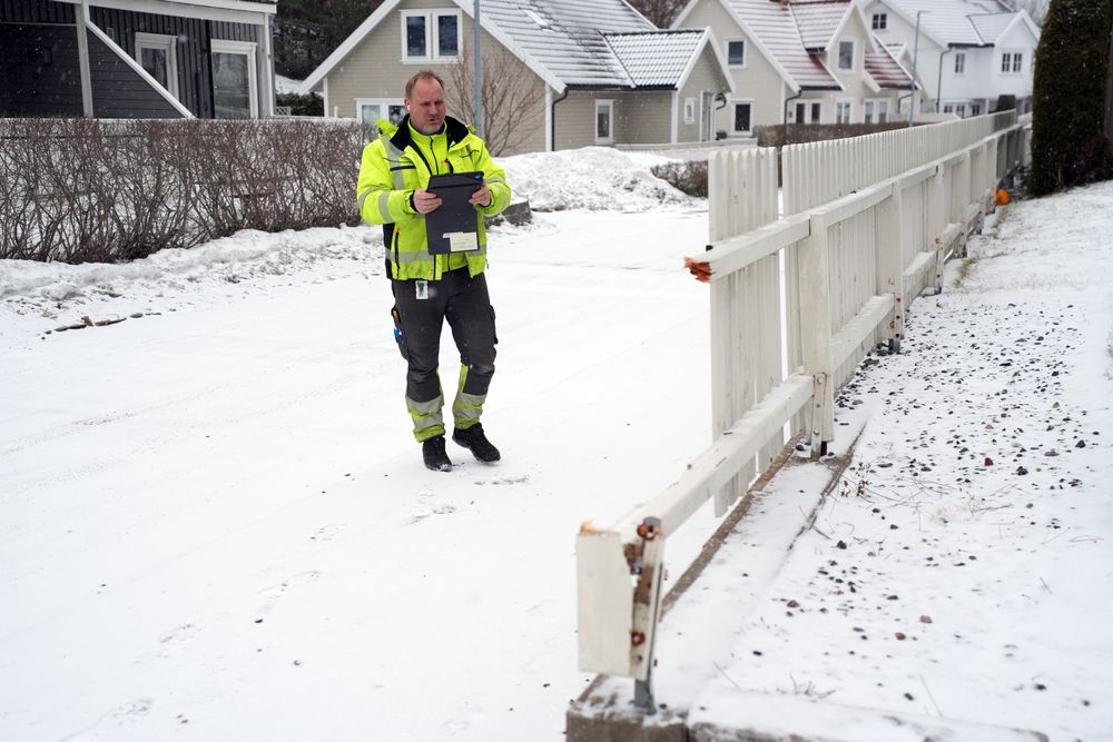 Turbulente dager for brøytemannskapene – nå renner skademeldingene inn ... Turbulente dager for brøytemannskapene – nå renner skademeldingene inn ...