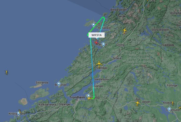 Fly truffet av lyn – måtte returnere til Værnes - s-n.no