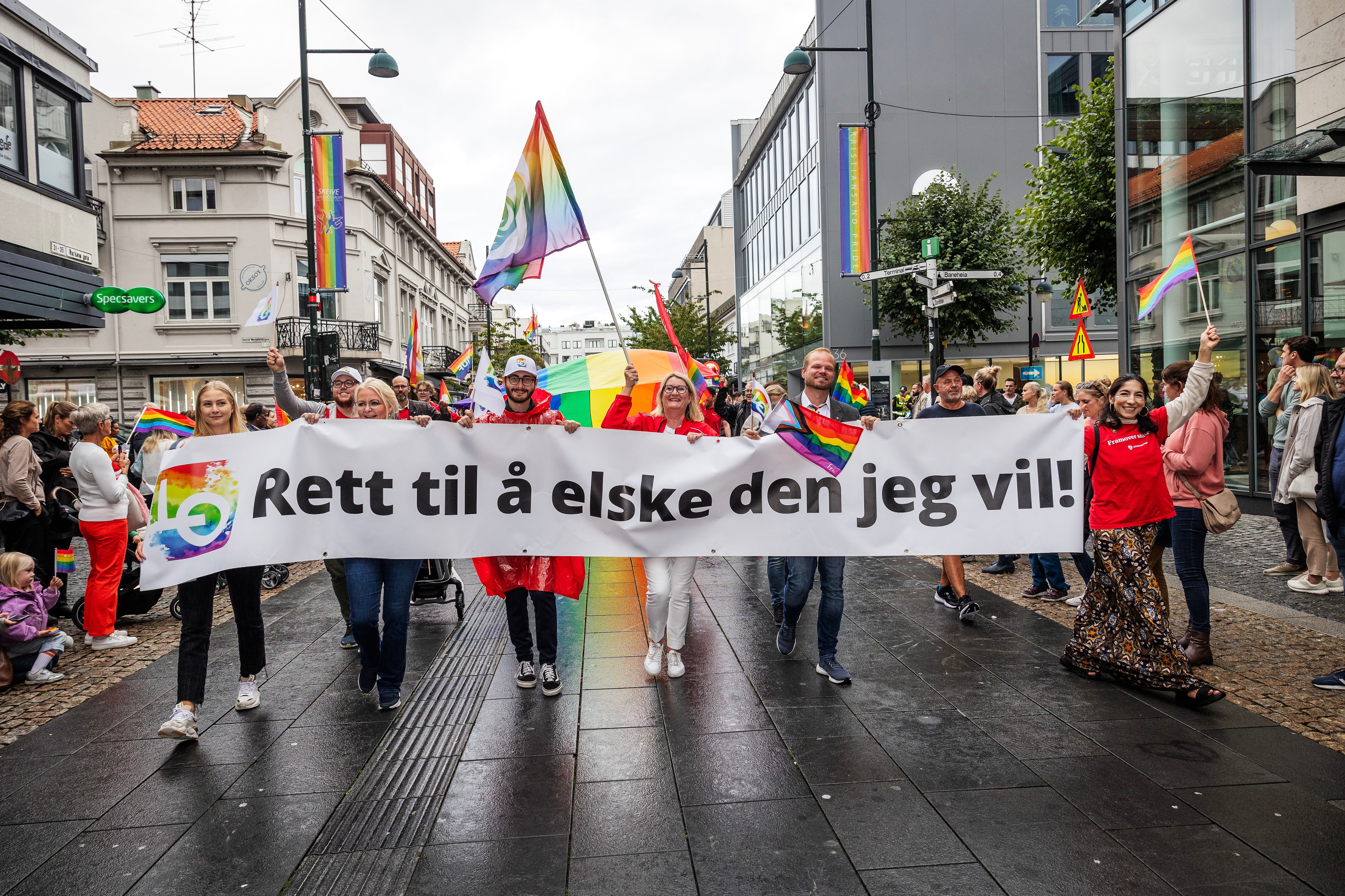 Pridemarkering i skolen - fvn.no
