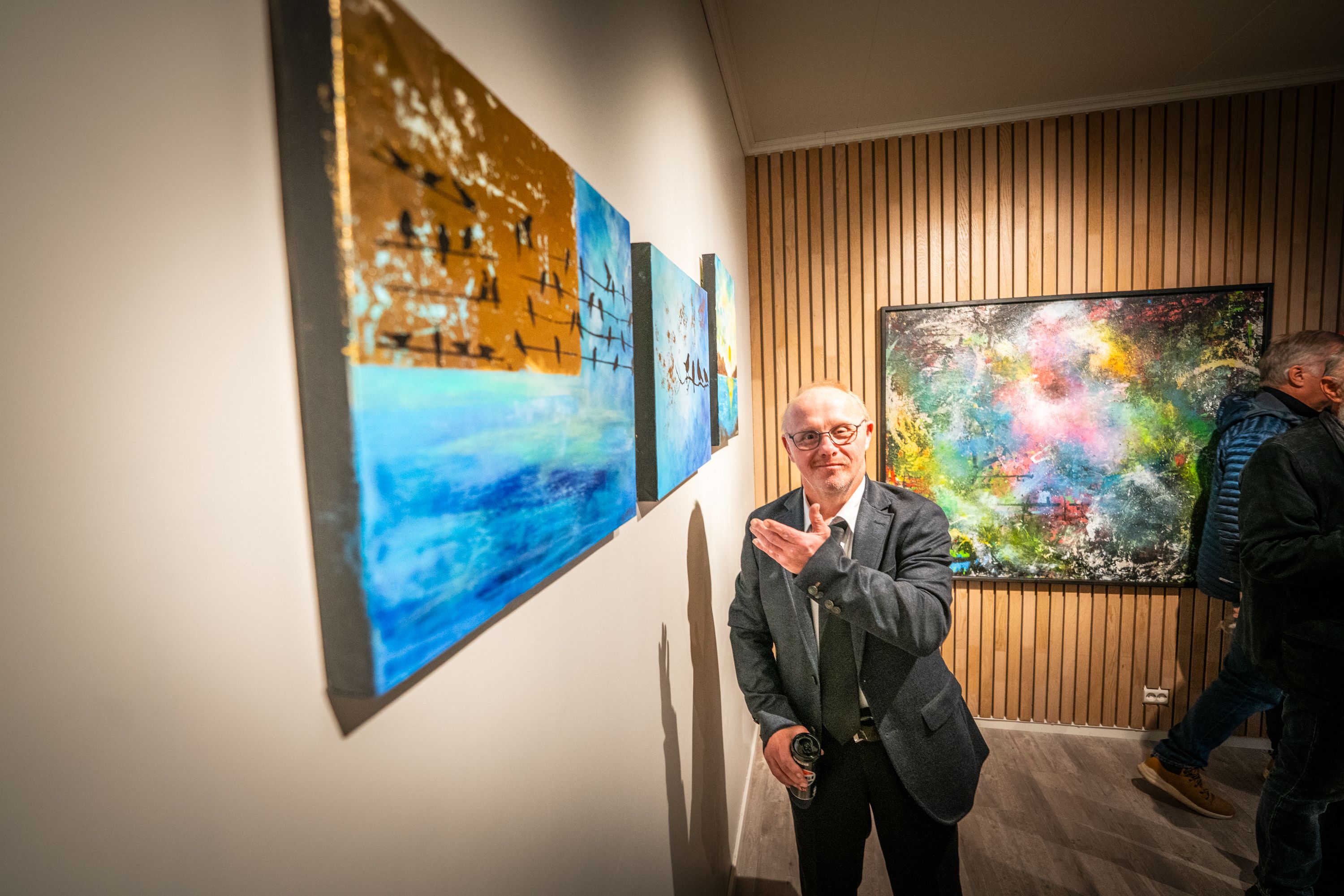 Kunst «med hjARTe» fylte kunstgalleriet i Fosnavåg - vestlandsnytt.no