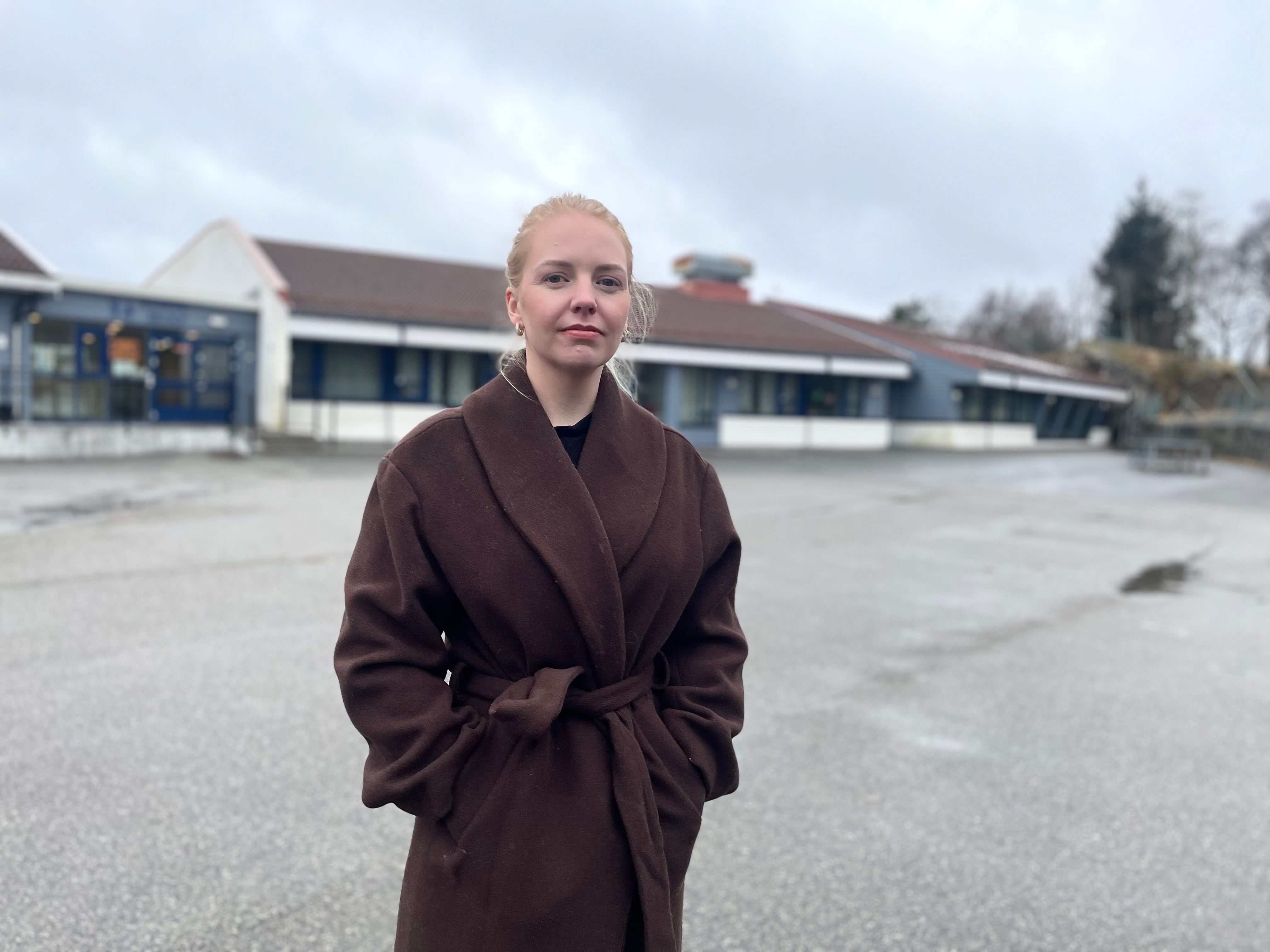 Judith (29) tror lærerne opplever mer vold og trusler enn det som ...