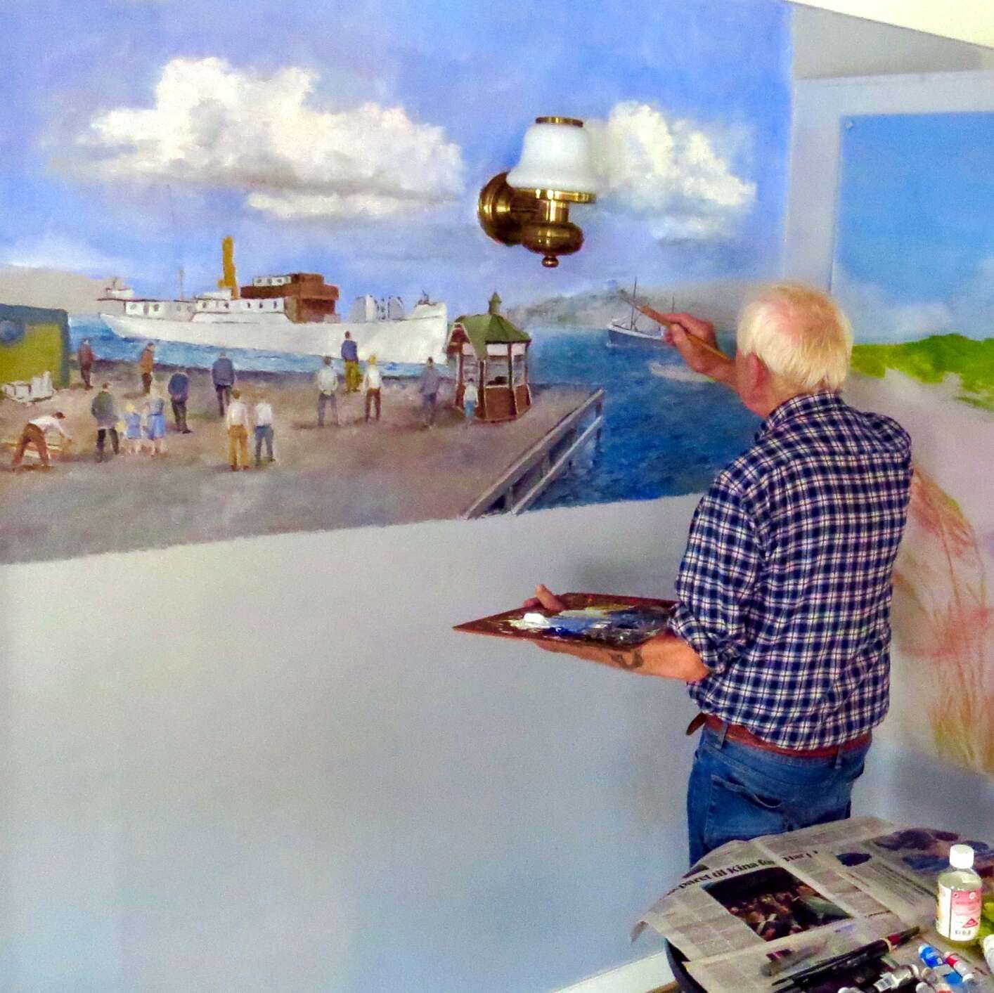 Lepson maler maleri rett på kaféveggen - agderposten.no