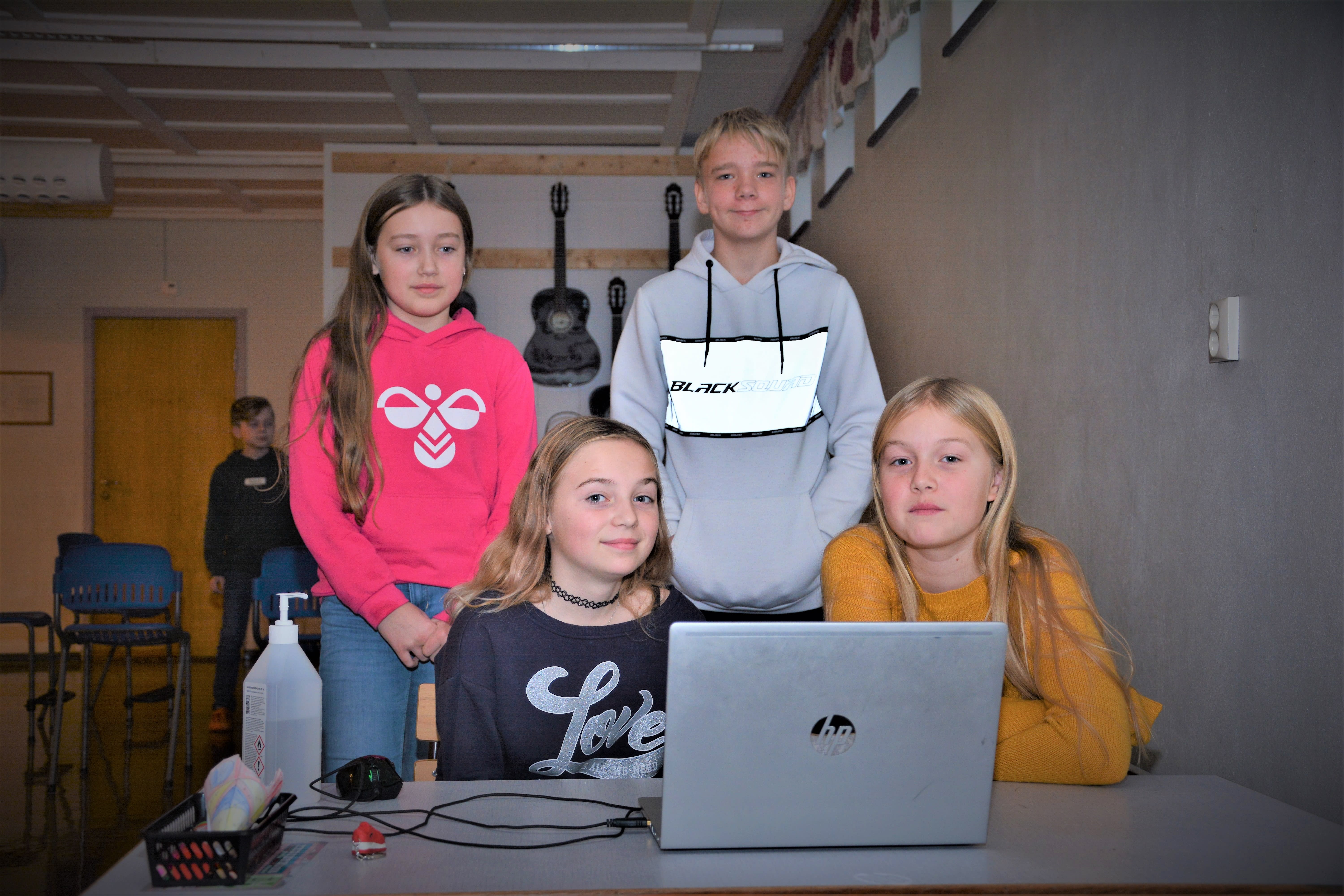 Programmerer seg inn i framtida med fleire dimensjonar - fjt.no