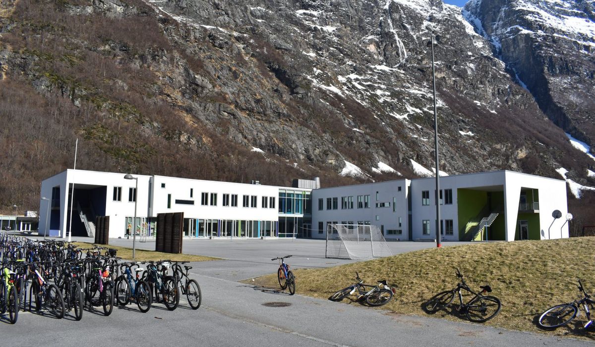 Ny rektor ansatt ved ungdomsskole - driva.no Ny rektor ansatt ved ungdomsskole - driva.no