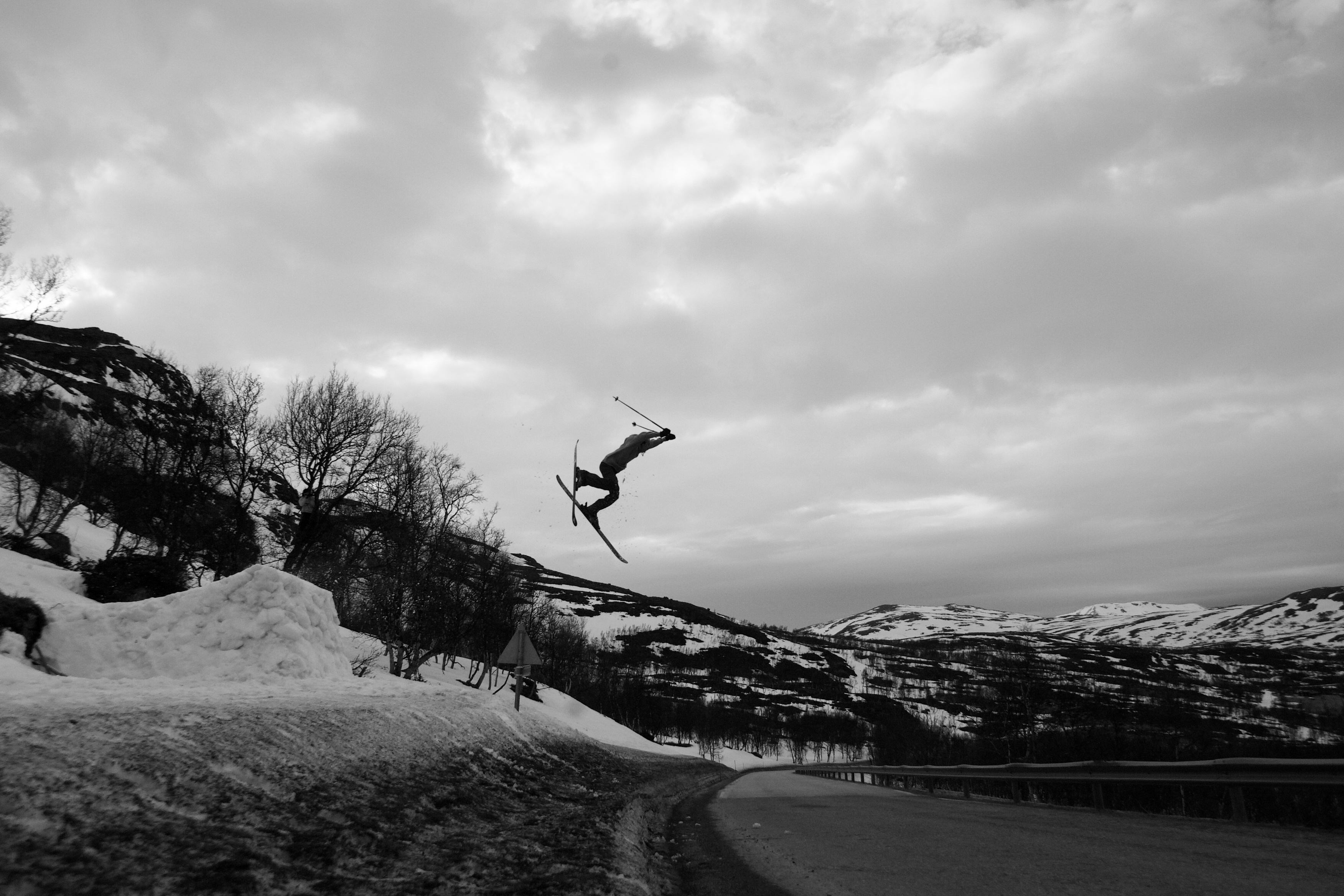 Her kommer Balder med hodet først over Skarveien – inviterer til ...