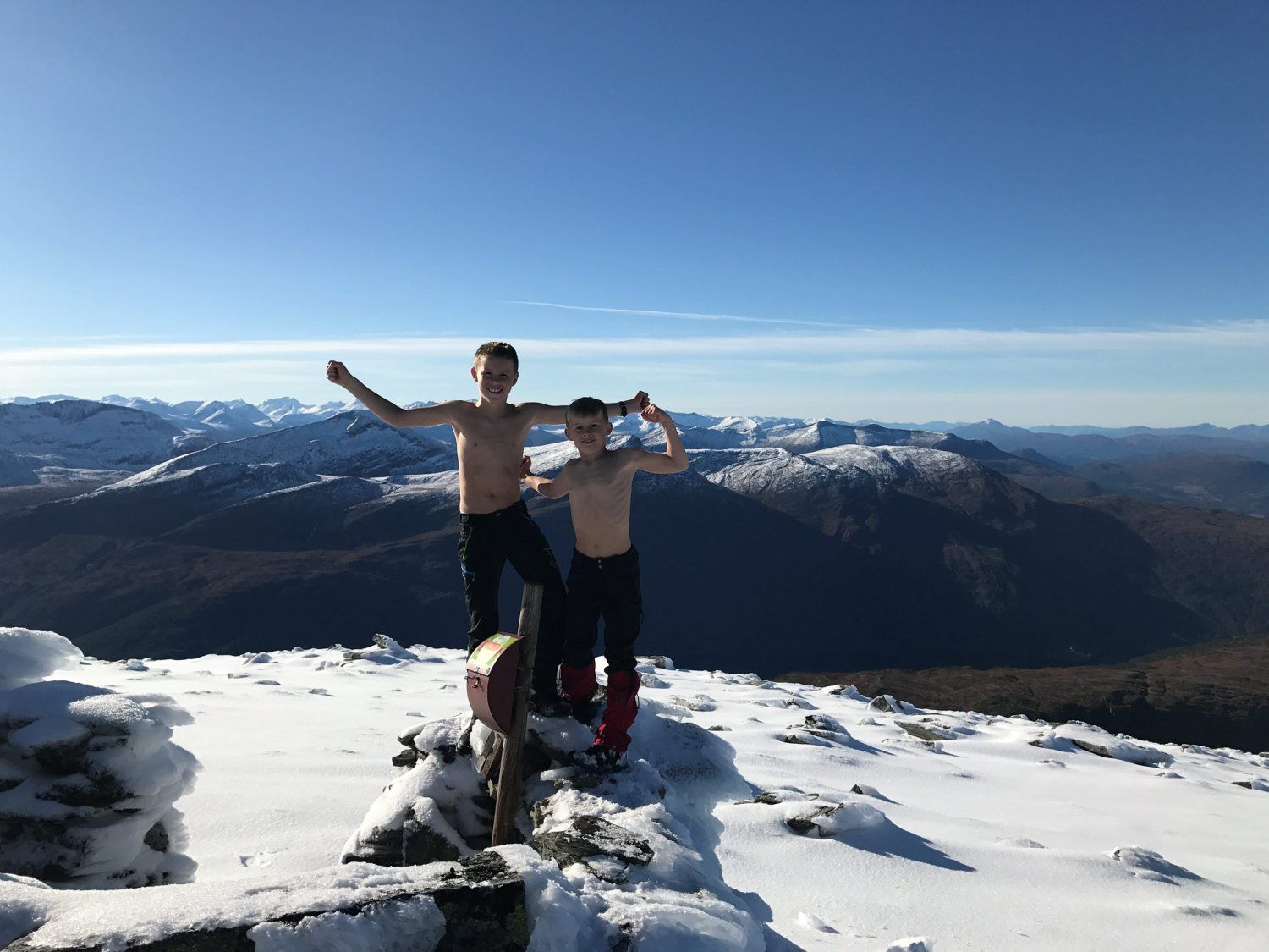 Oliver (11) og Birk (9) klarte alle postane - rbnett.no