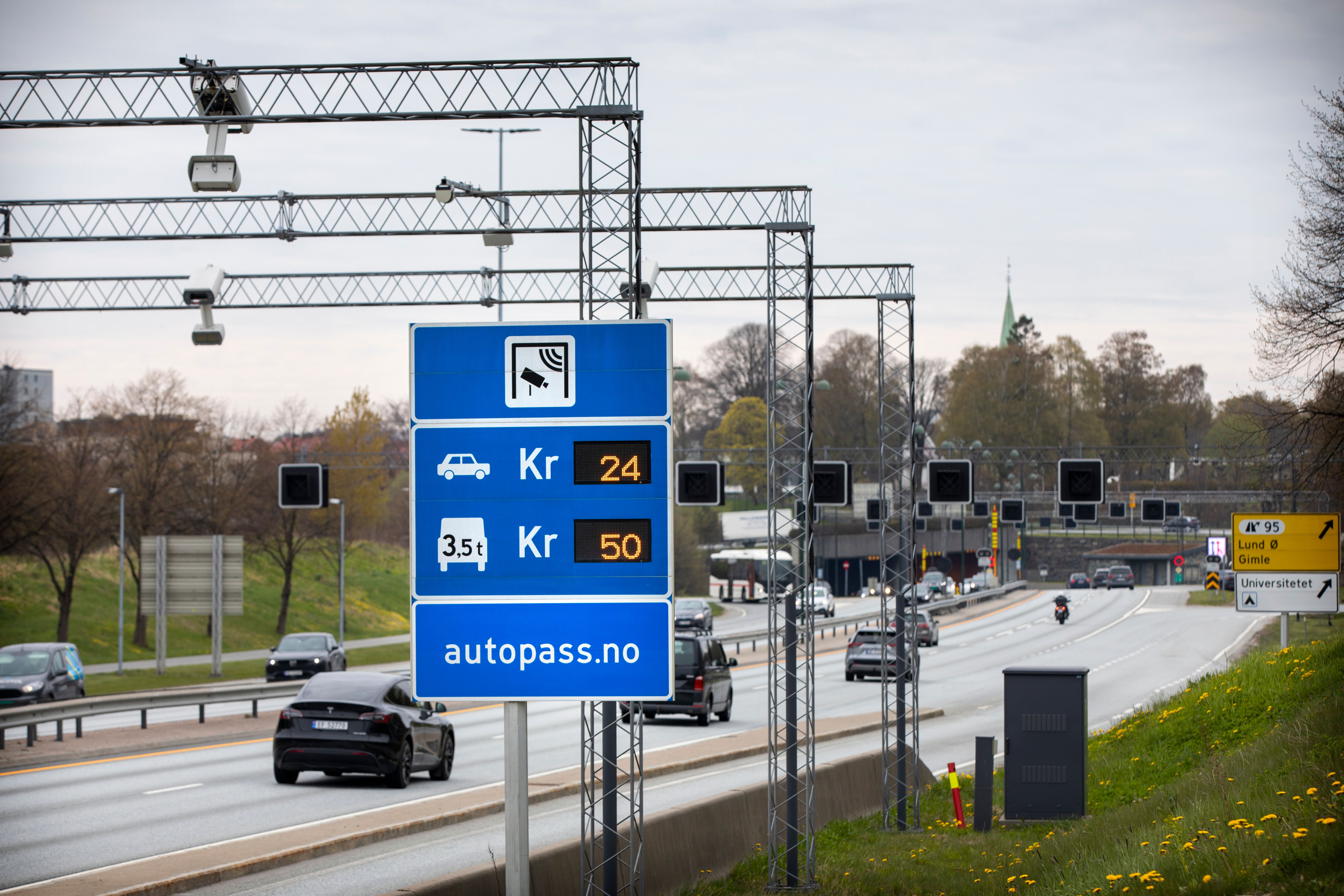 Heier på bompenger så lenge det ikke går til å bygge vei - fvn.no