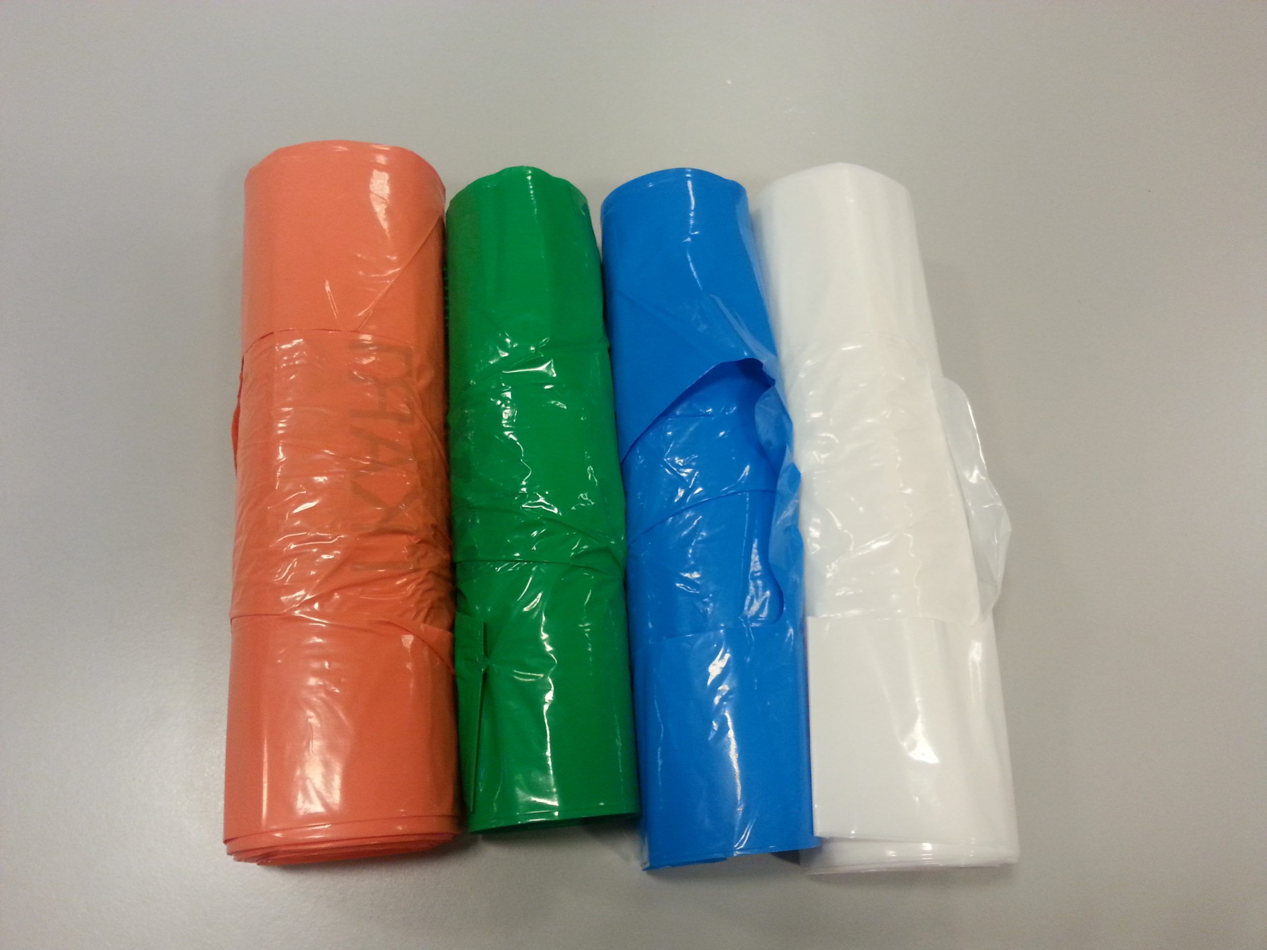 Shmil skal vurdere egen dunk og papir­poser for matav­fallet - banett.no